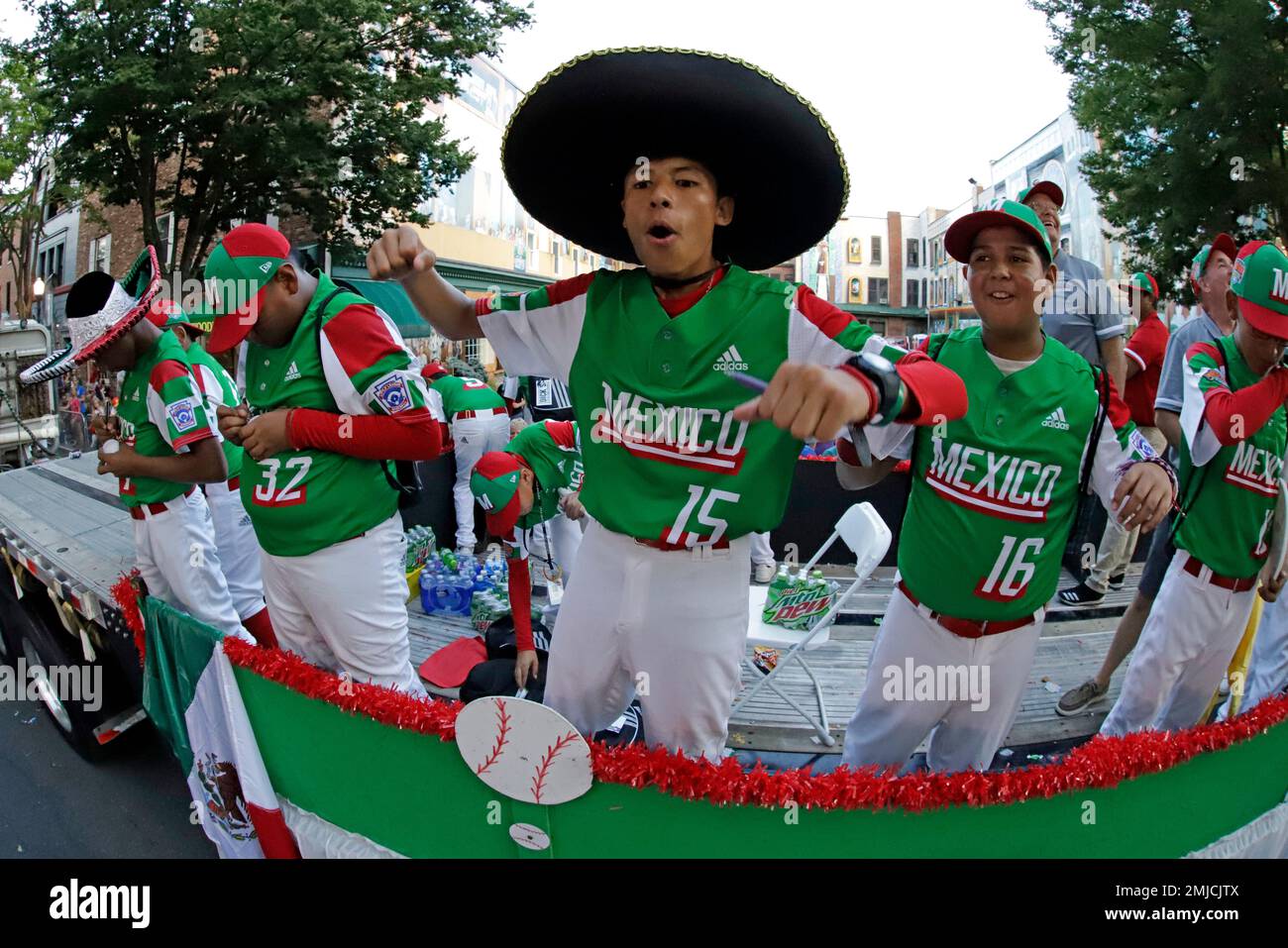 The Mexico Region Champion Little League team from Guadalupe, Nuevo ...