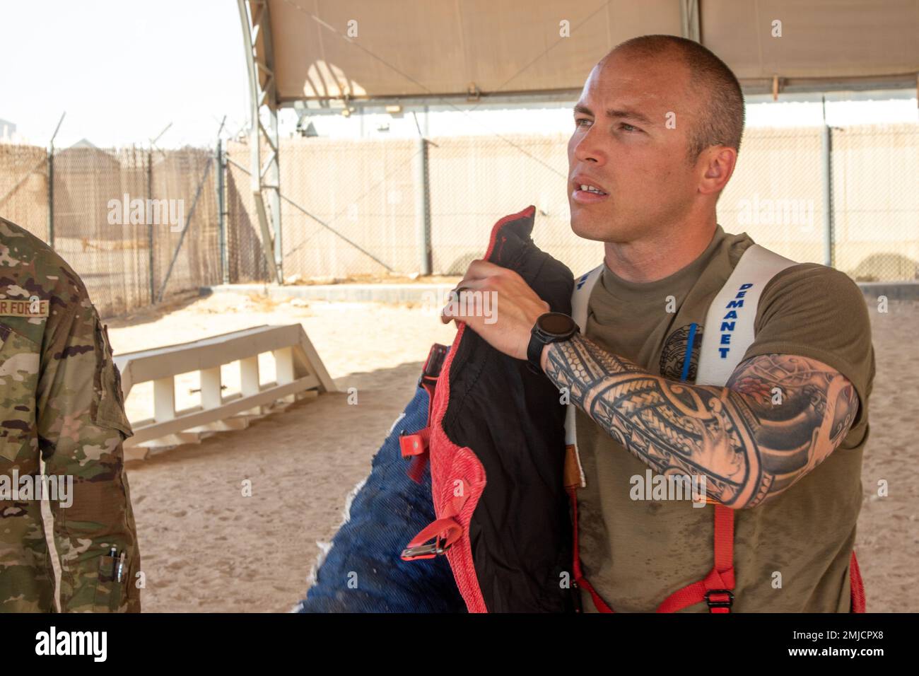 Soldiers from the 35th Infantry Division train with Airmen from the ...