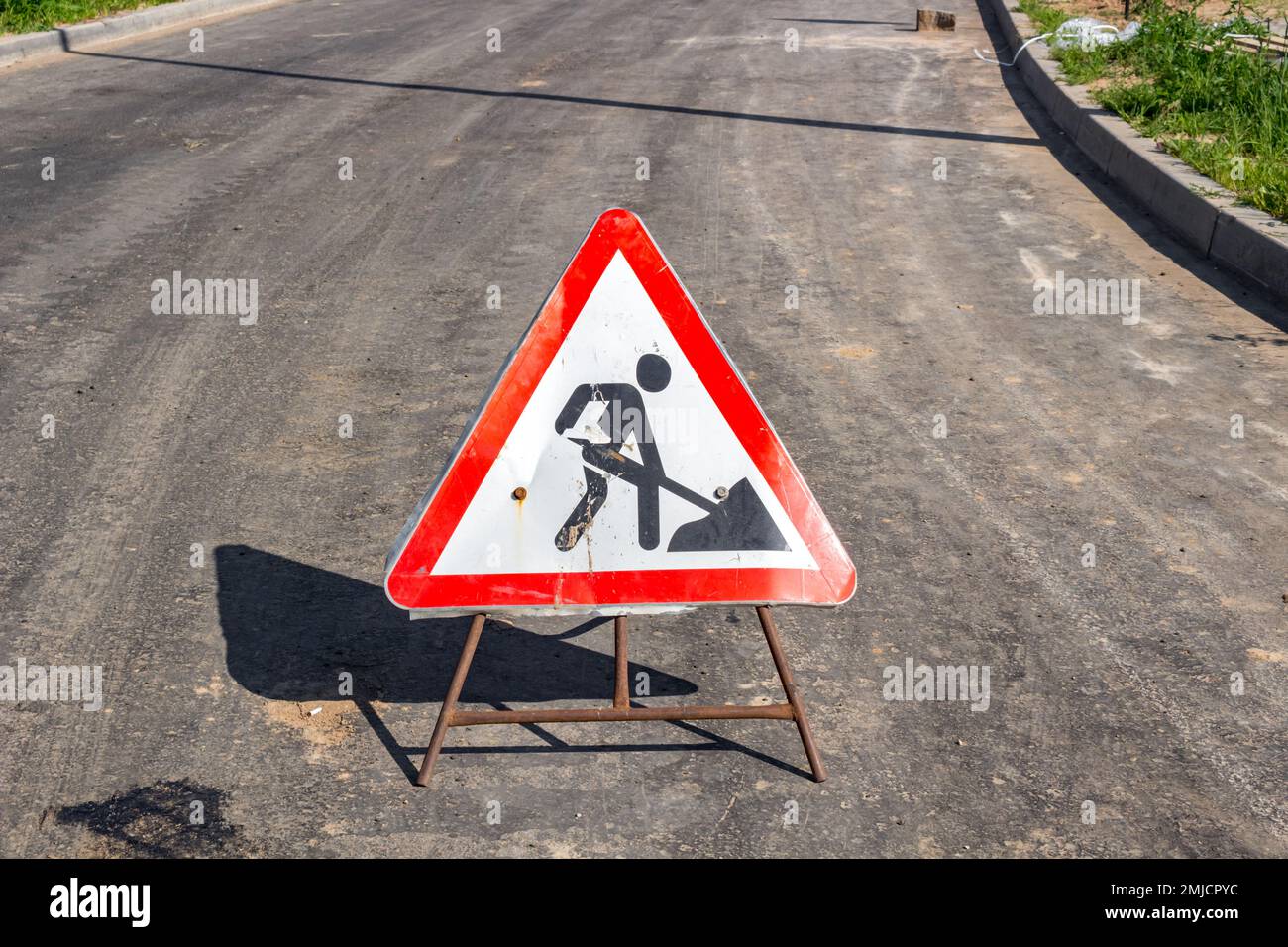 Fix triangle hi-res stock photography and images - Alamy