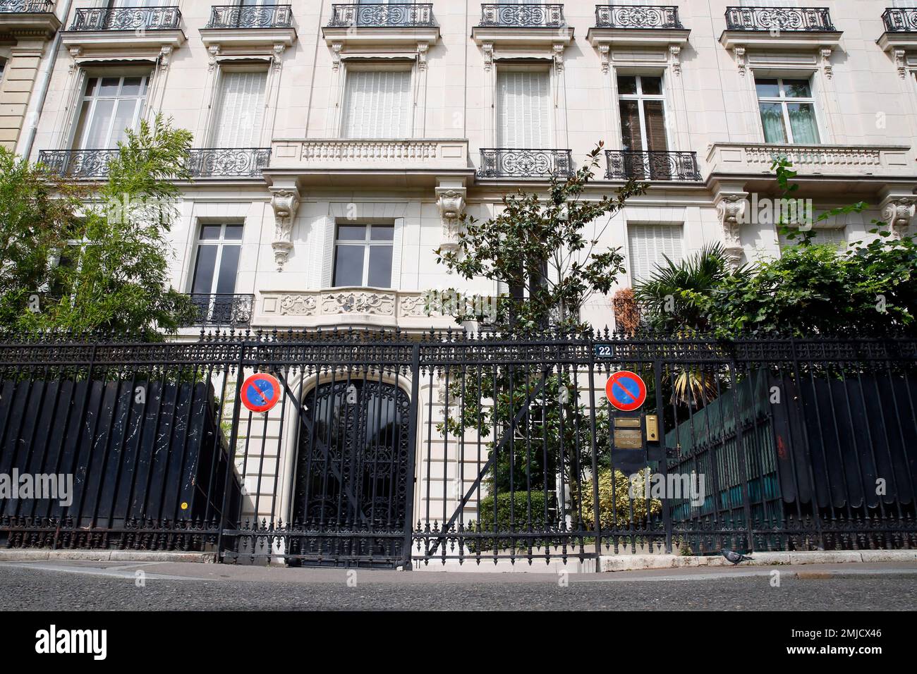 The entrance of an apartment building owned by Jeffrey Epstein in the ...