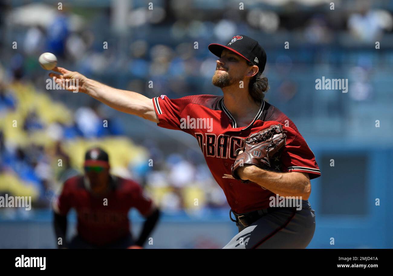 Arizona Diamondbacks starting pitcher Mike Leake throws to the plate ...