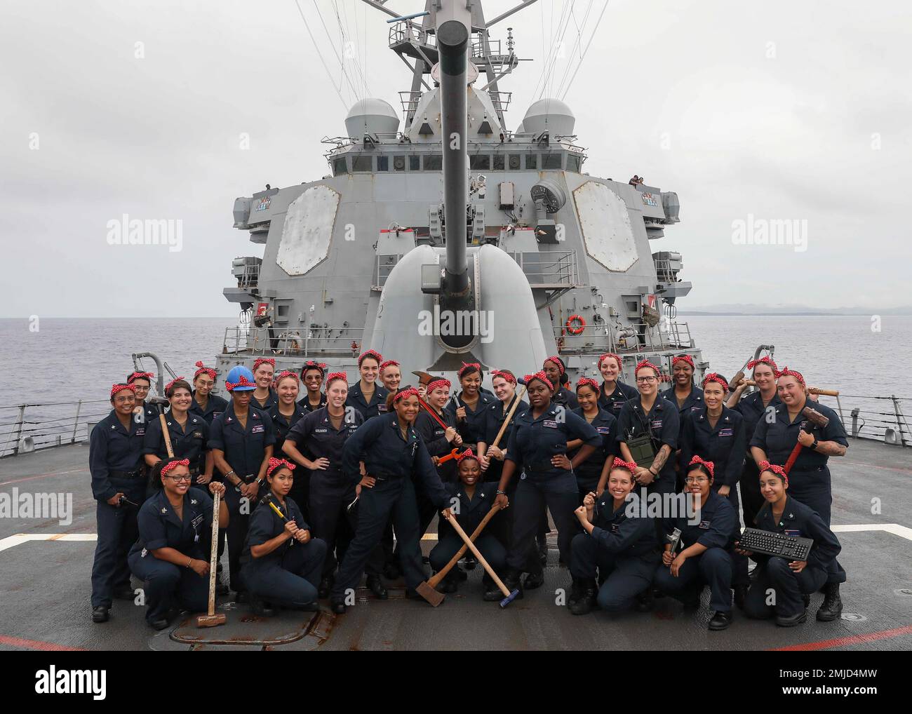 PHILIPPINE SEA (Aug. 26, 2022) – Sailors assigned to Arleigh Burke ...