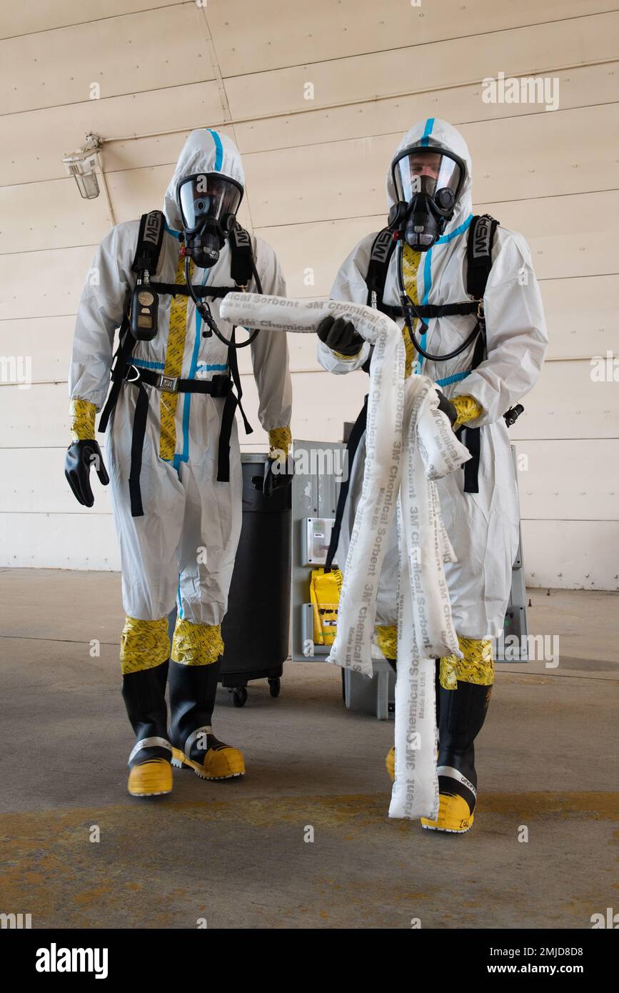 Aircraft maintenance chemicals hi-res stock photography and images - Alamy