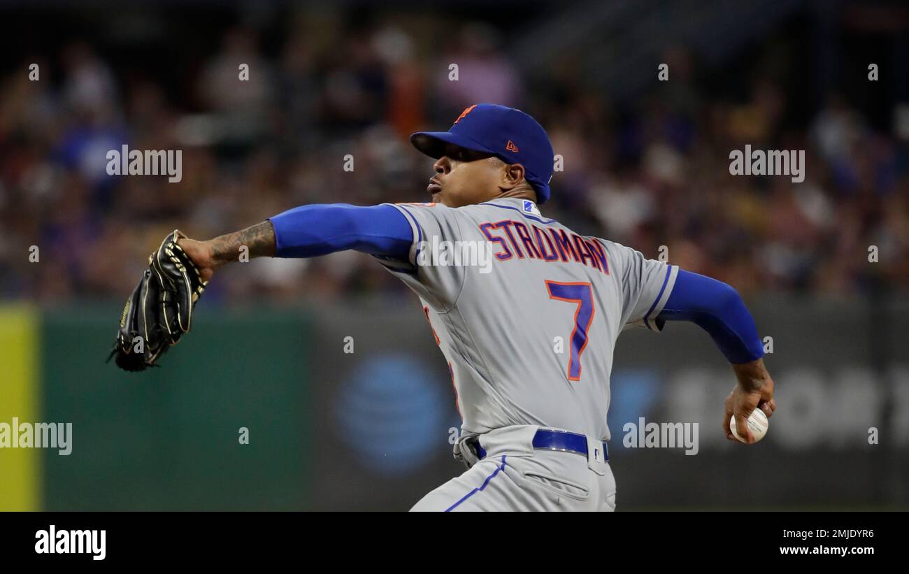 New York Mets starting pitcher Marcus Stroman delivers during the fifth ...