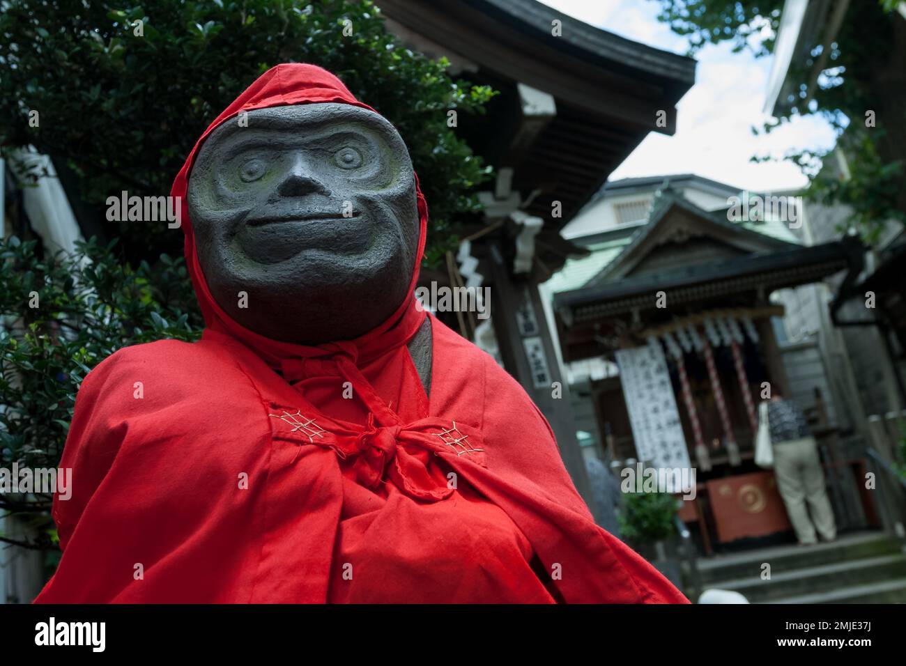 Japanese gods statues in hi-res stock photography and images - Alamy