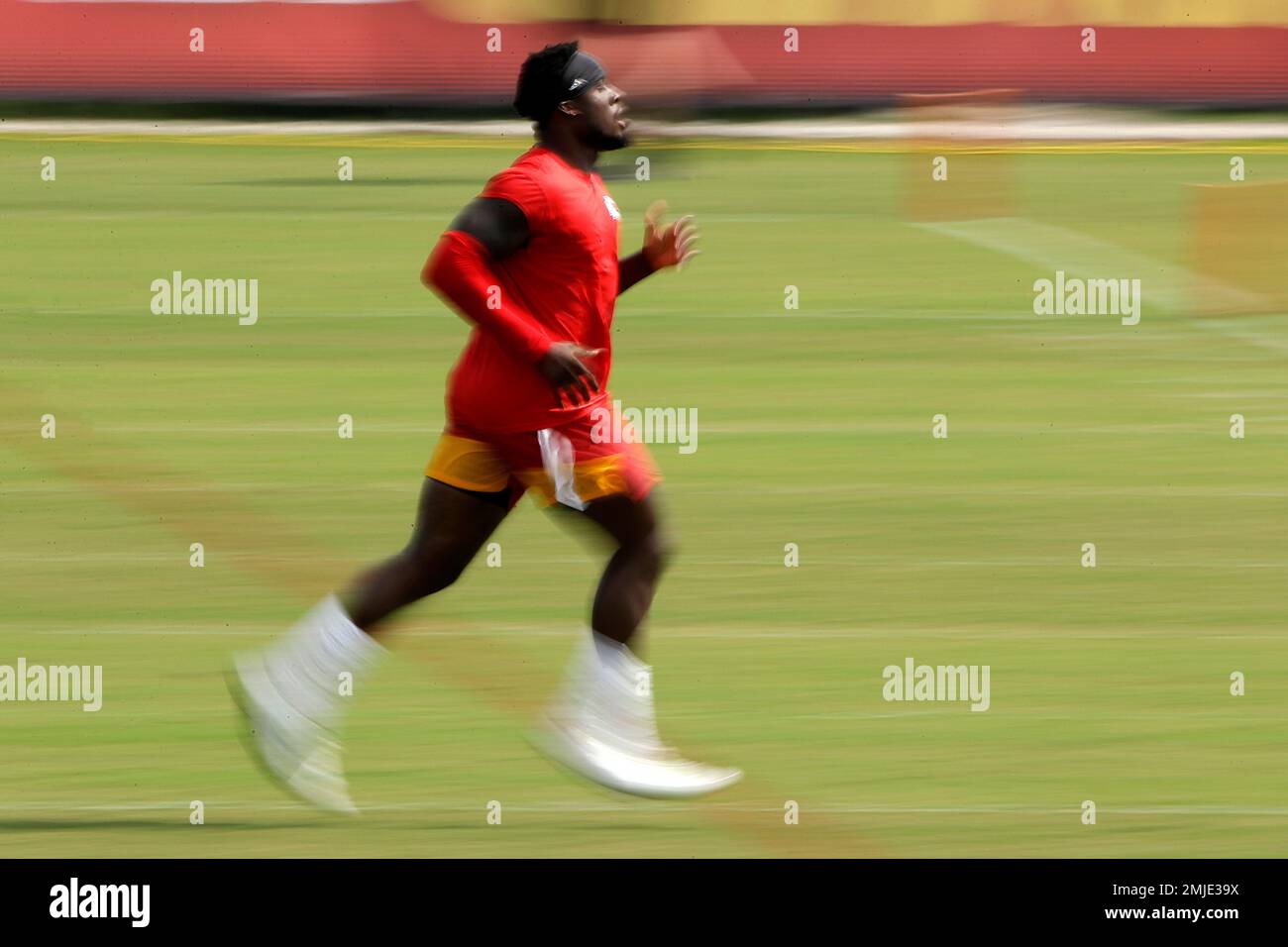 Kansas City Chiefs running back Darwin Thompson runs during NFL ...