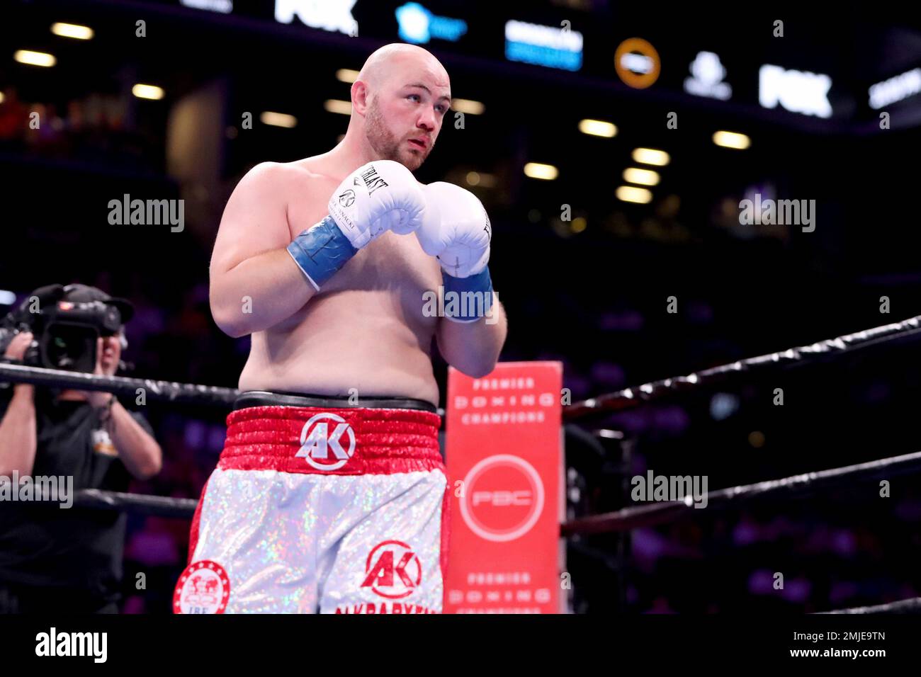 Adam Kownacki in action against Chris Arreola during their boxing match ...