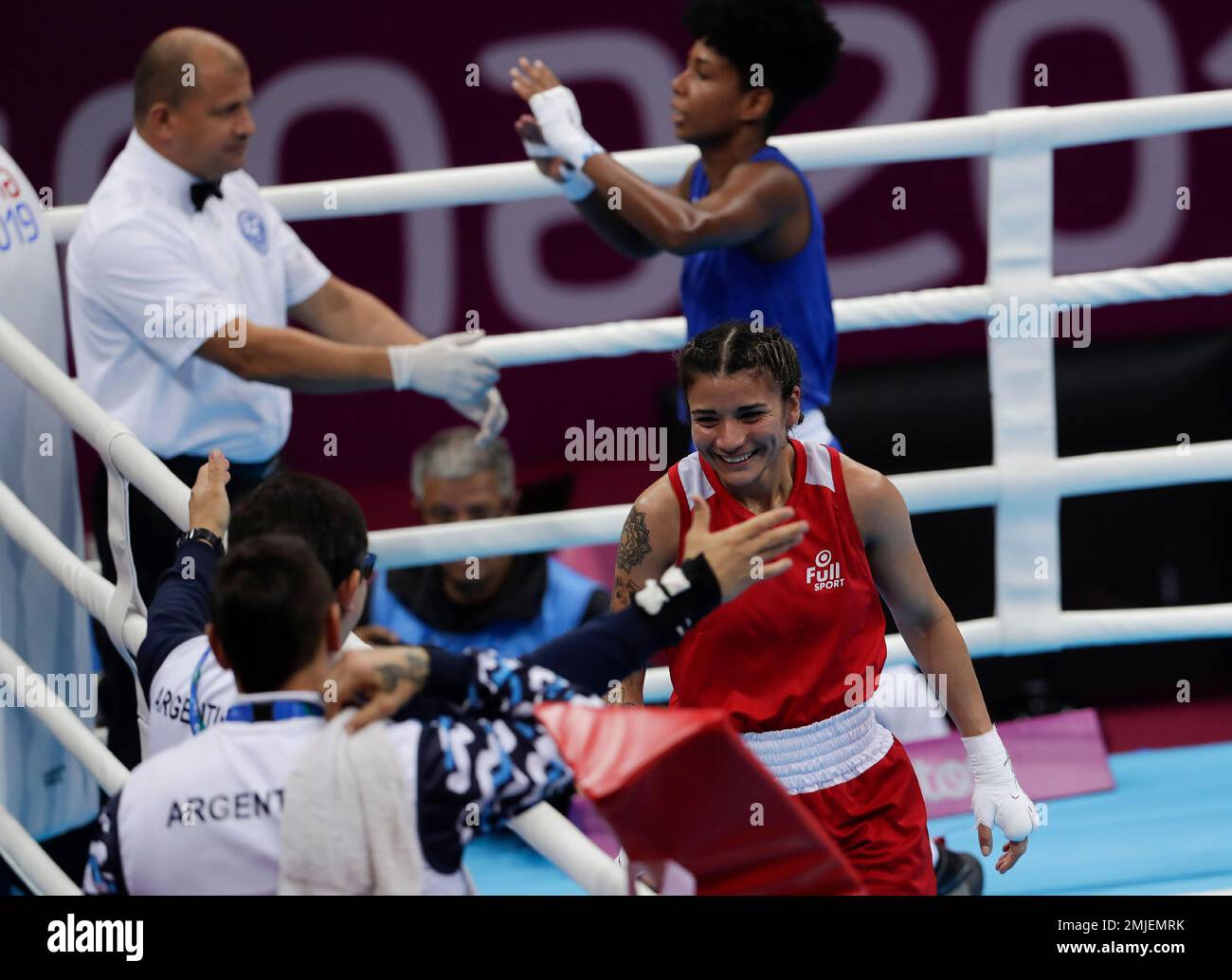 Leonela Sanchez of Argentina, front, celebrates after defeating ...
