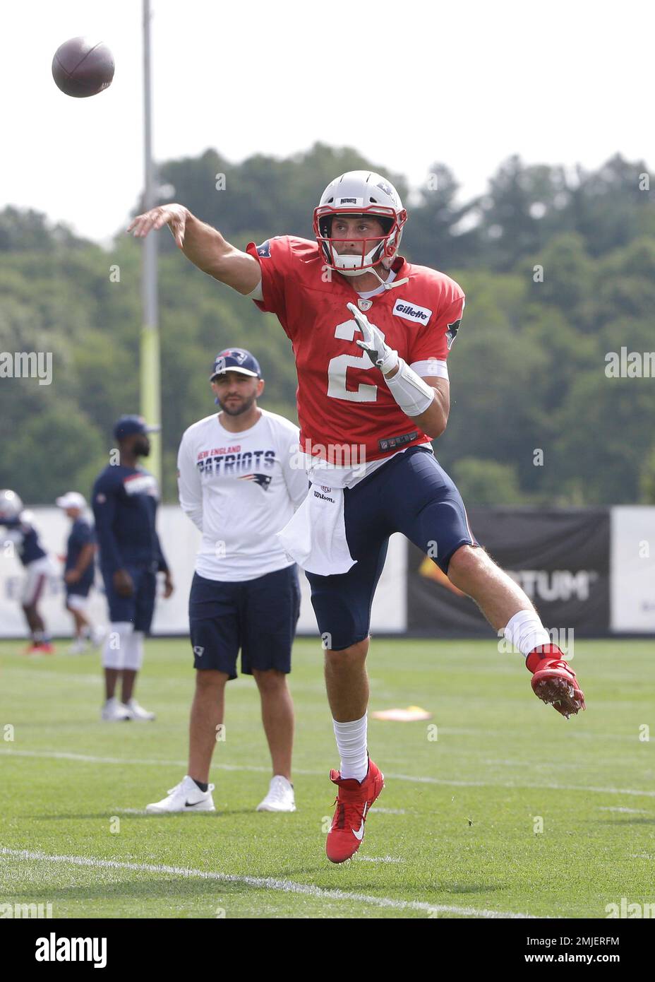 New England Patriots quarterback Brian Hoyer (2) passes the ball during ...