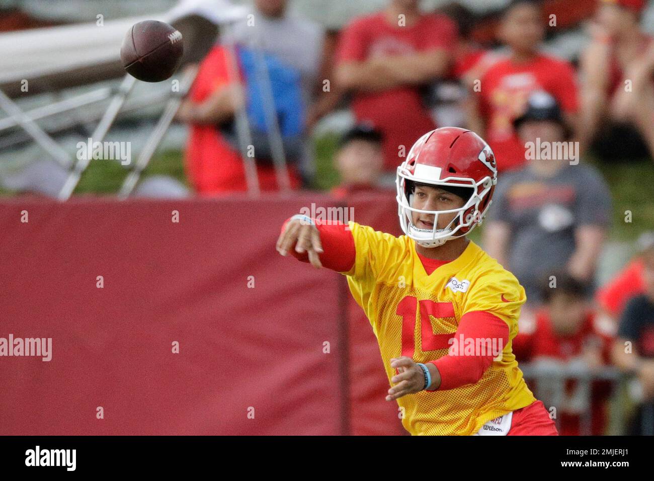 Kansas City Chiefs quarterback Patrick Mahomes throws the ball during ...