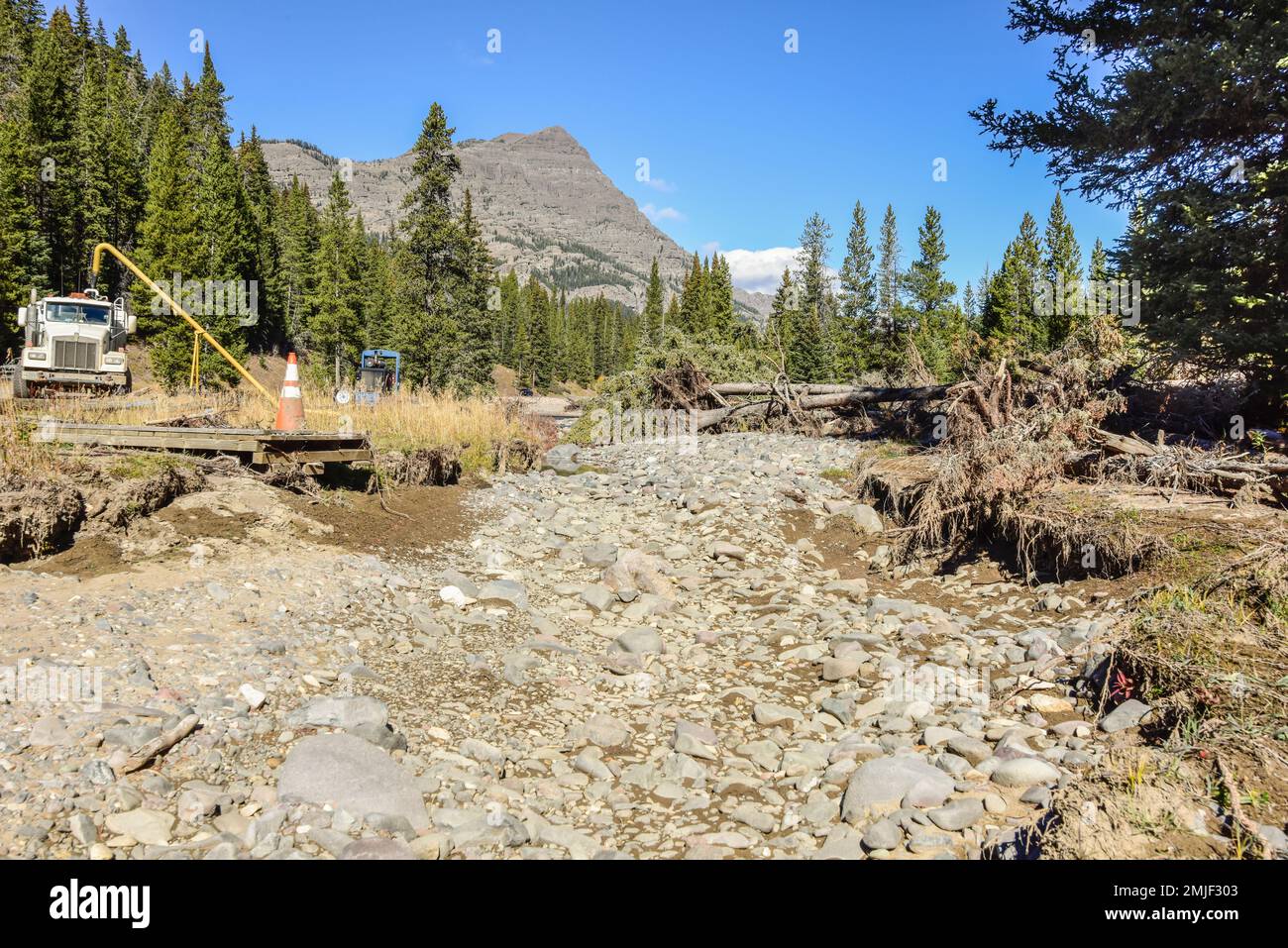 Yellowstone National Park, Wyoming, USA, Lamar Valley road reopens ...