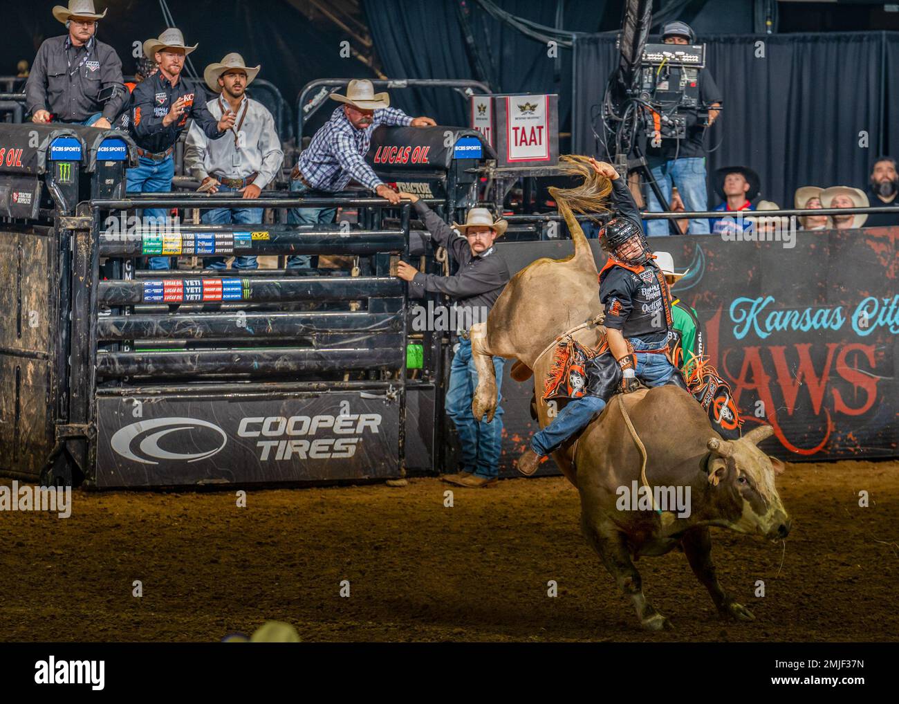 AUSTIN, Texas - (August 27, 2022) Following the swear-in ceremony ...