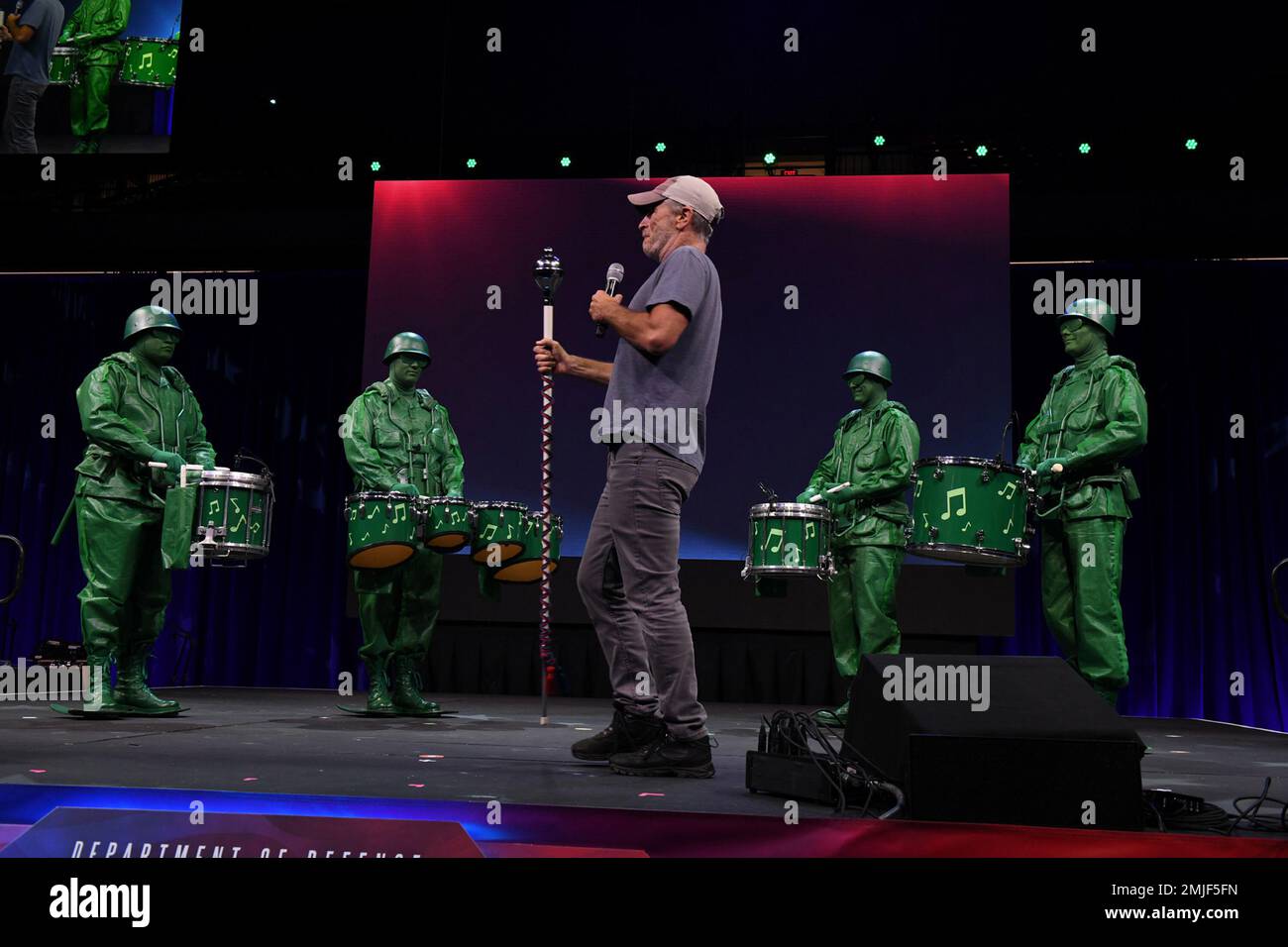 ORLANDO, Fla. (Aug. 28, 2022) Jon Stewart emcees the closing ceremony ...