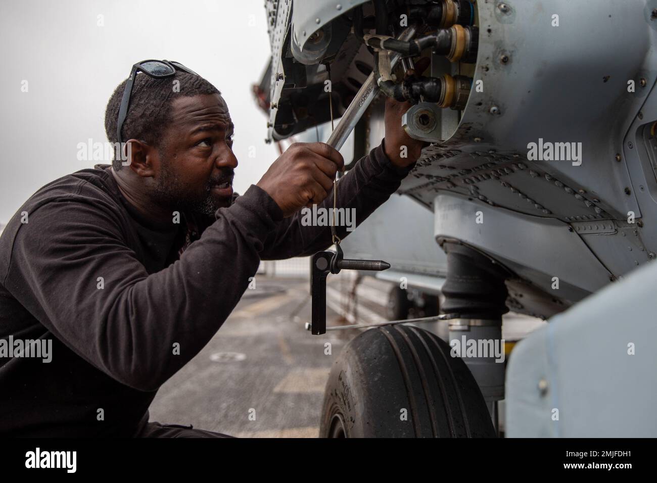 220828-N-QI593-1098 ATLANTIC OCEAN (Aug. 28, 2022) Aviation Structural ...