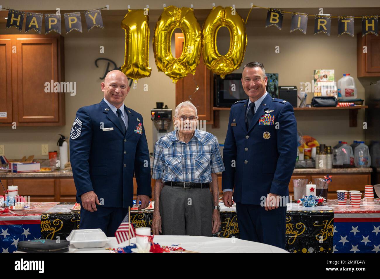 Clifford Good, World War II veteran, poses for a picture with Chief ...