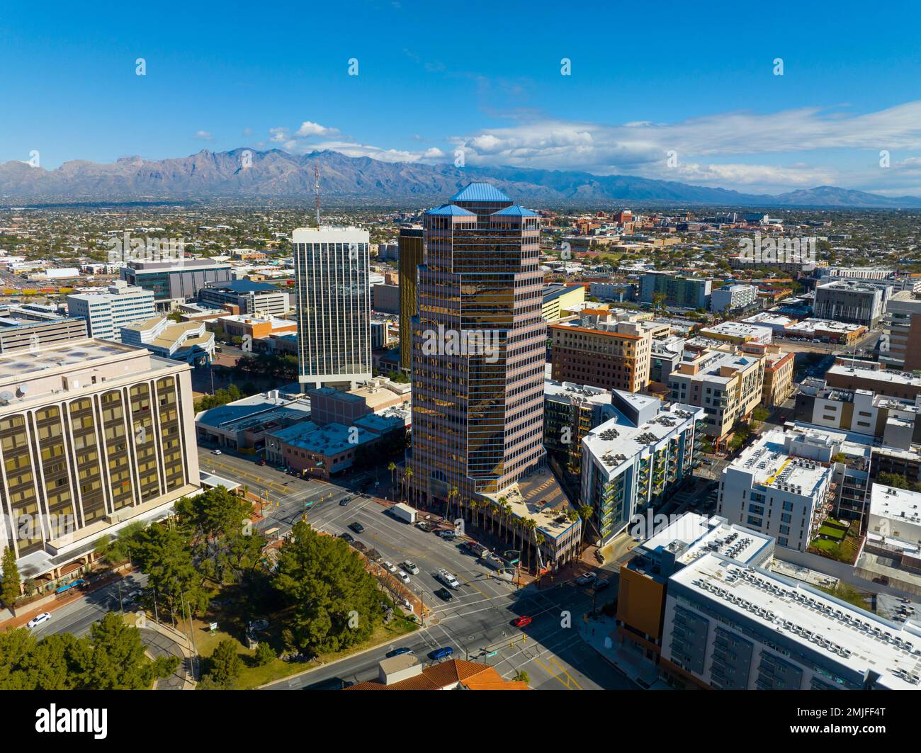 Tucson modern skyscrapers including One South Church, Bank of America ...