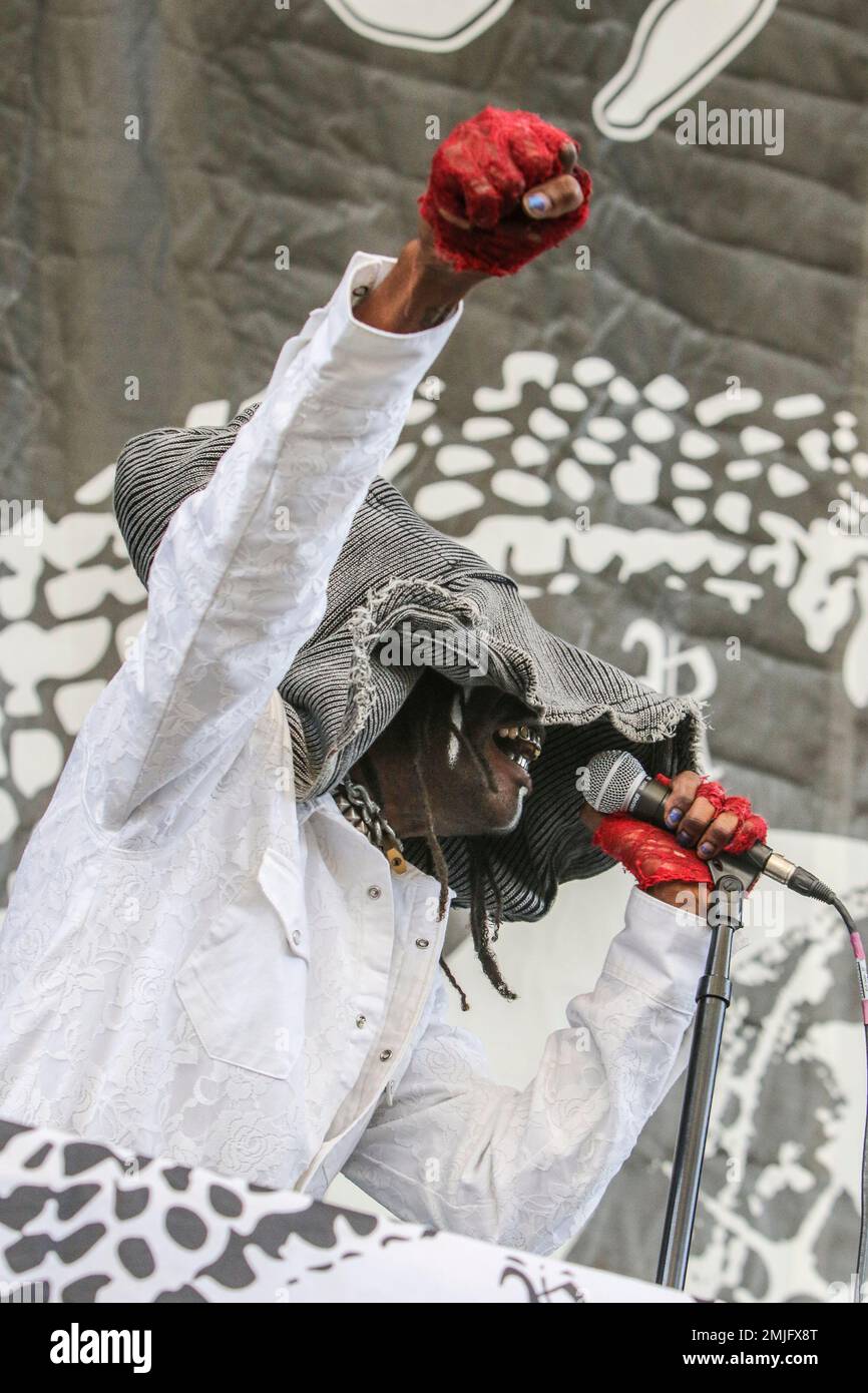 Eaddy with Ho99o9 performs as the opener for Korn and Alice In Chains ...