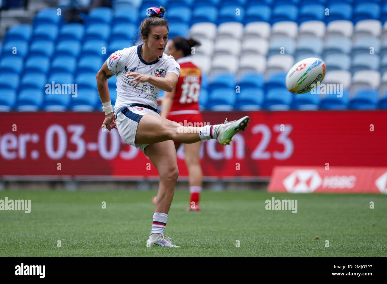 Sydney, Australia. 27th Jan 2023. Kayla Canett of USA kicks the ball ...