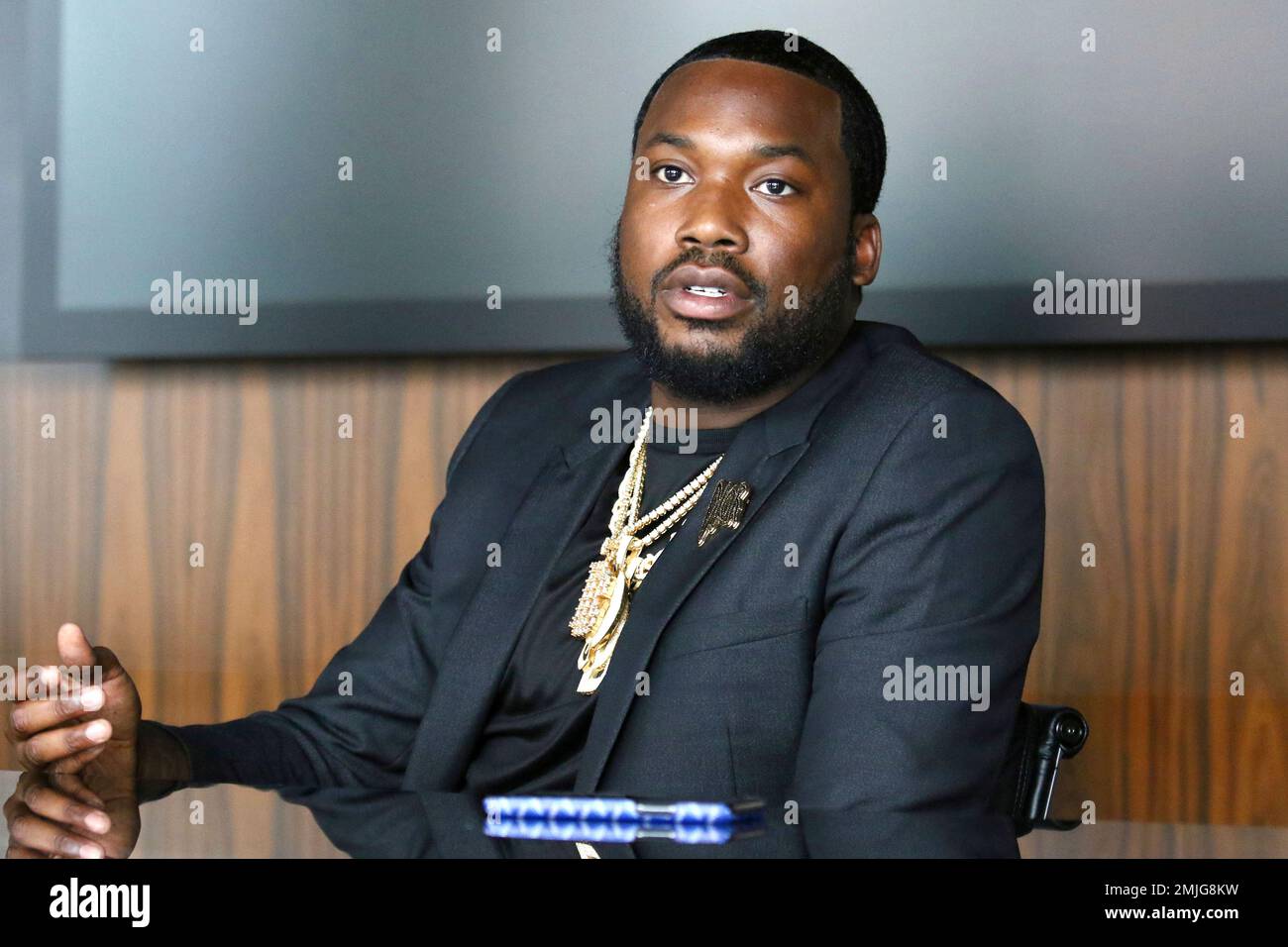 Meek Mill makes an announcement of the launch of Dream Chasers record ...