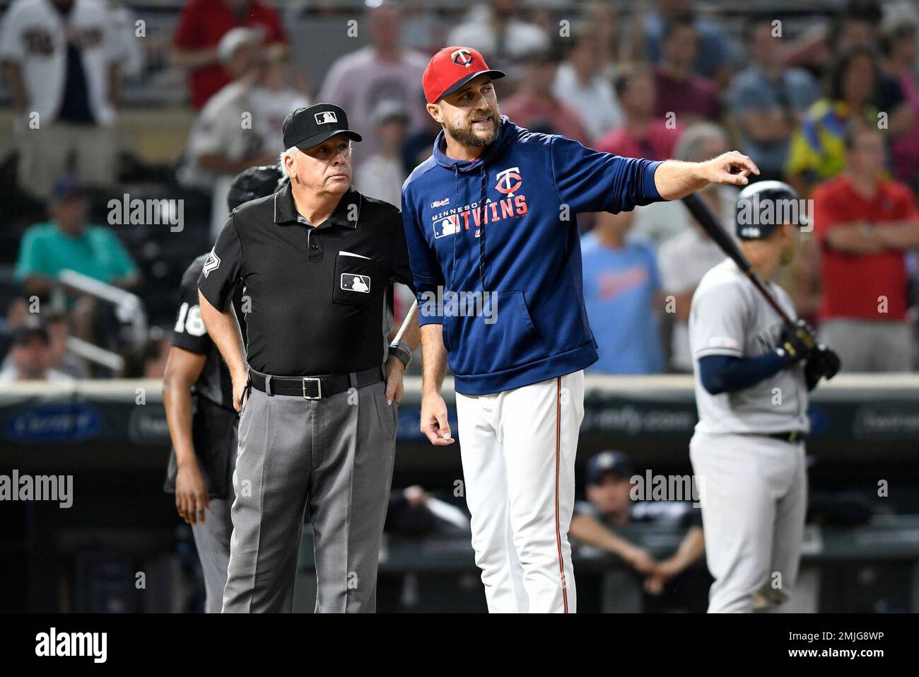 Minnesota Twins manager Rocco Baldelli in a baseball game against the ...