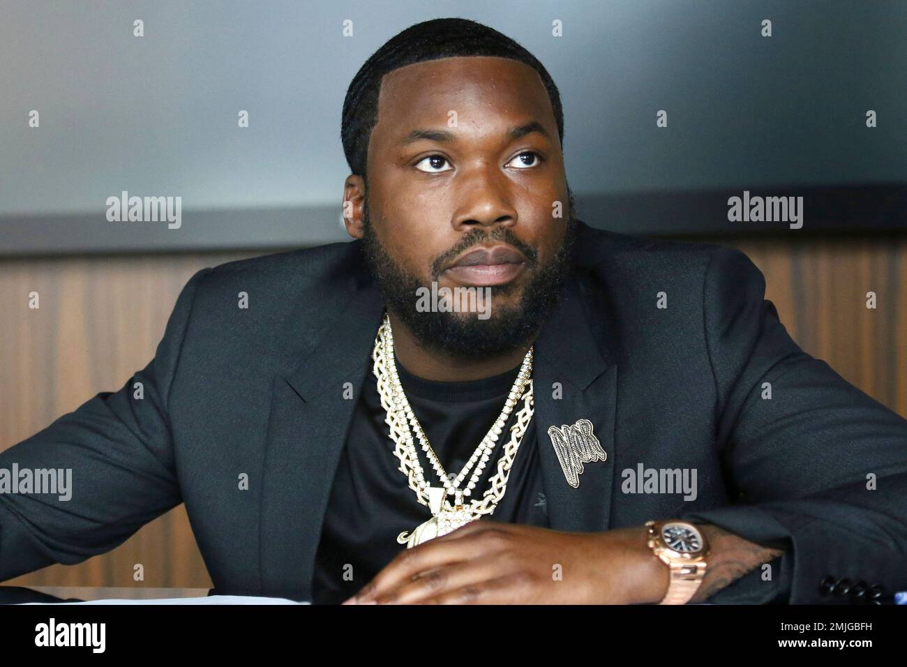 Meek Mill makes an announcement of the launch of Dream Chasers record ...