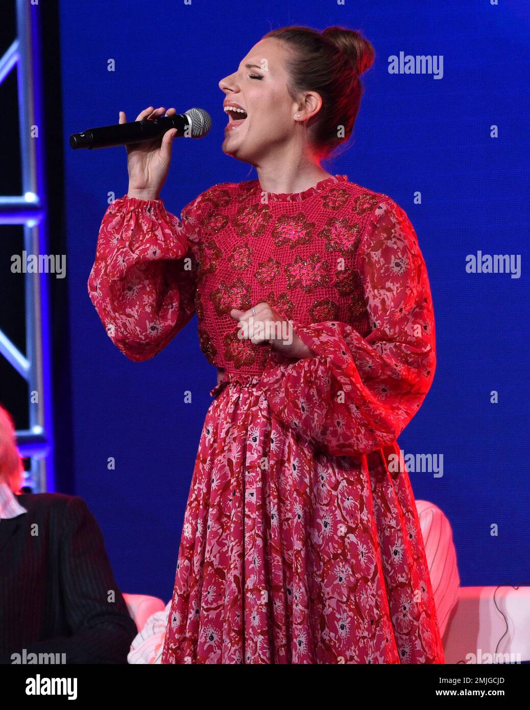Jessie Mueller performs "I'm a Honky Tonk Girl" in Lifetime's "Patsy ...