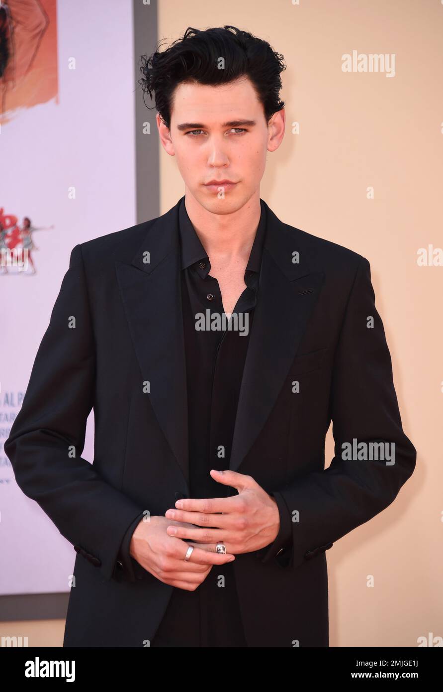 Austin Butler arrives at the Los Angeles premiere of "Once Upon a Time ...