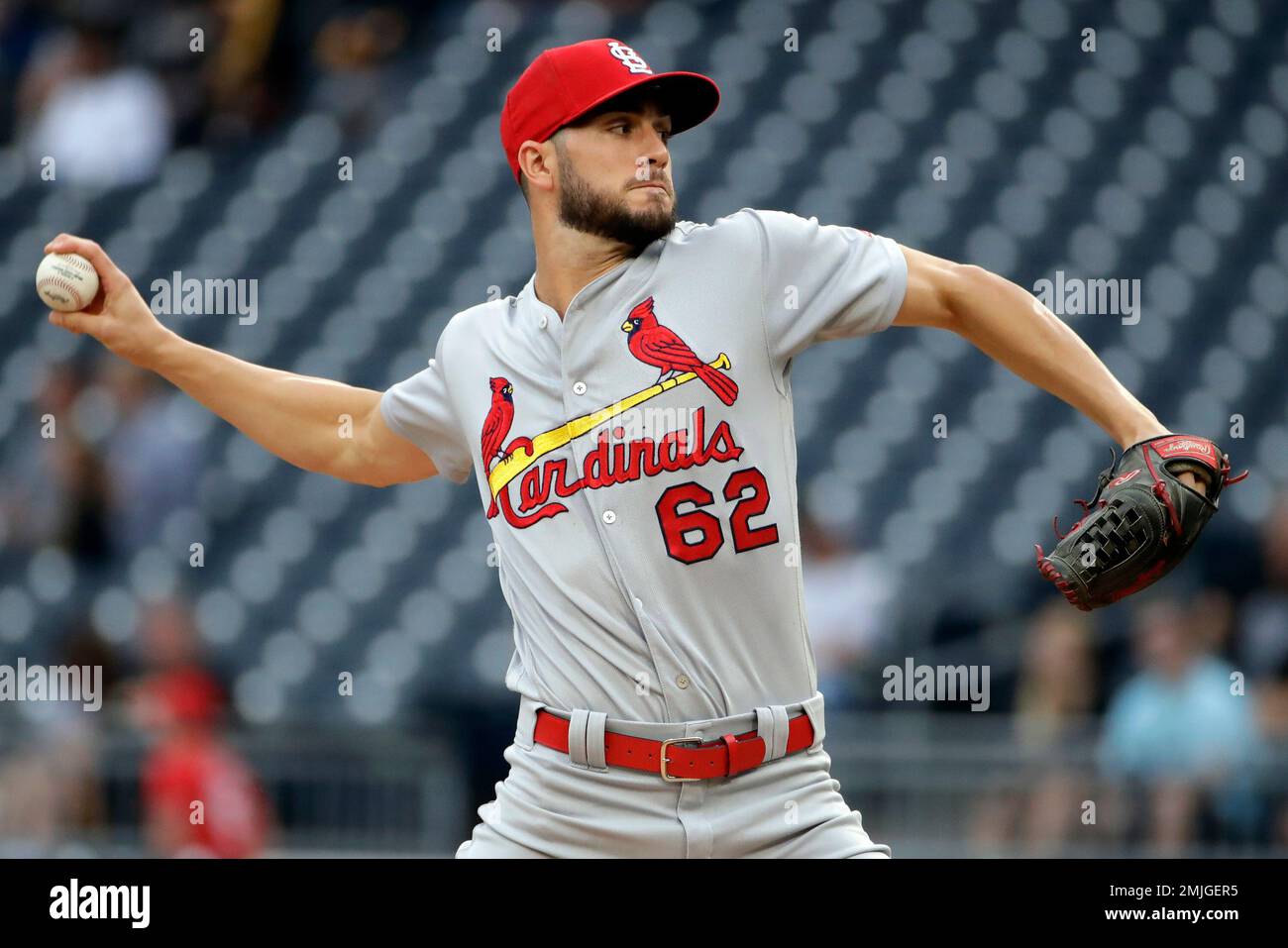 St. Louis Cardinals starting pitcher Daniel Ponce de Leon delivers ...