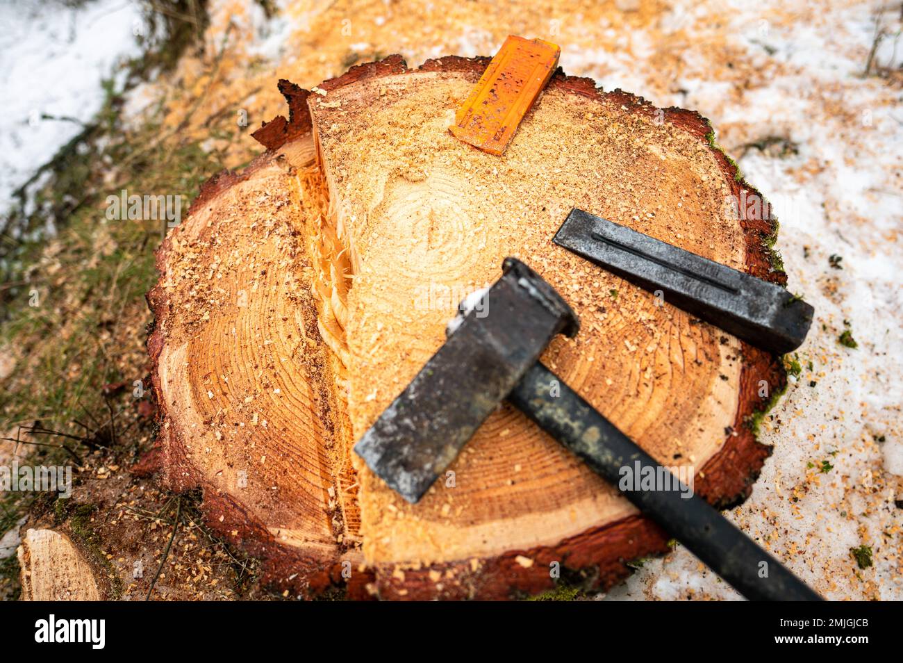 Hammer wedges hi-res stock photography and images - Alamy