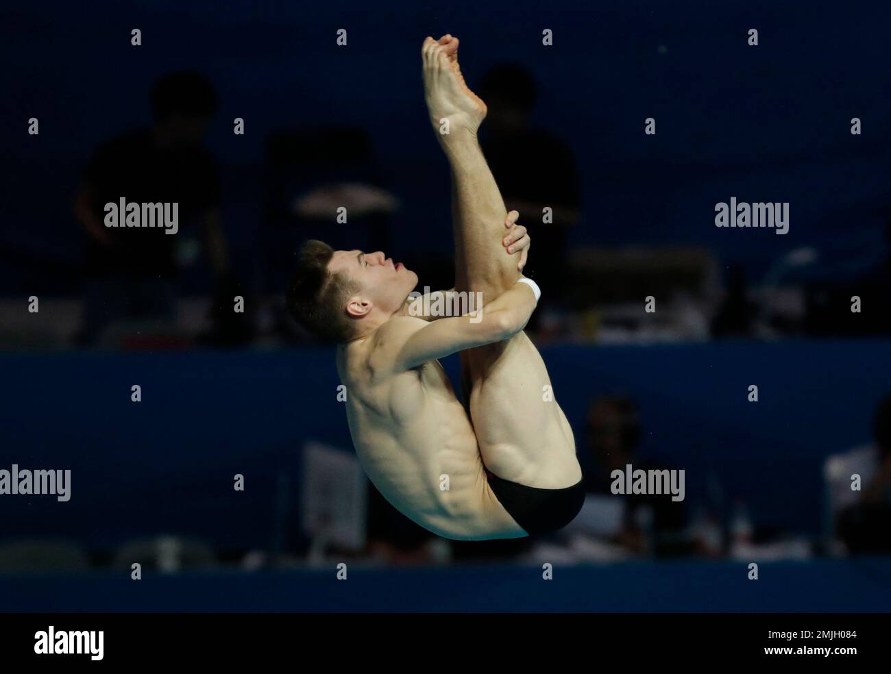 Canada's Vincent Riendeau competes during the semifinals of the men's ...