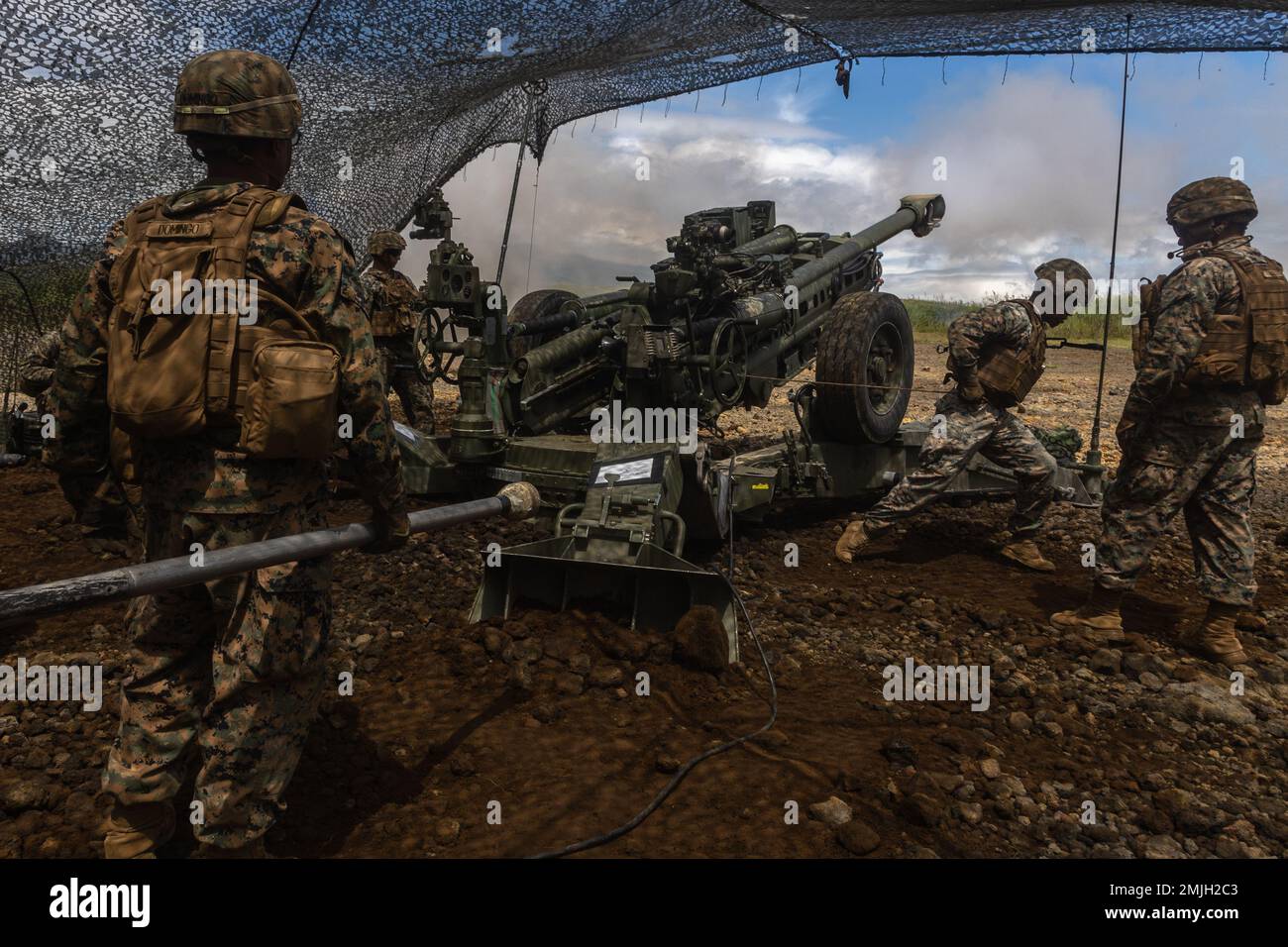 U.S. Marines with Charlie Company, 3d Battalion, 12th Marines, 3d ...