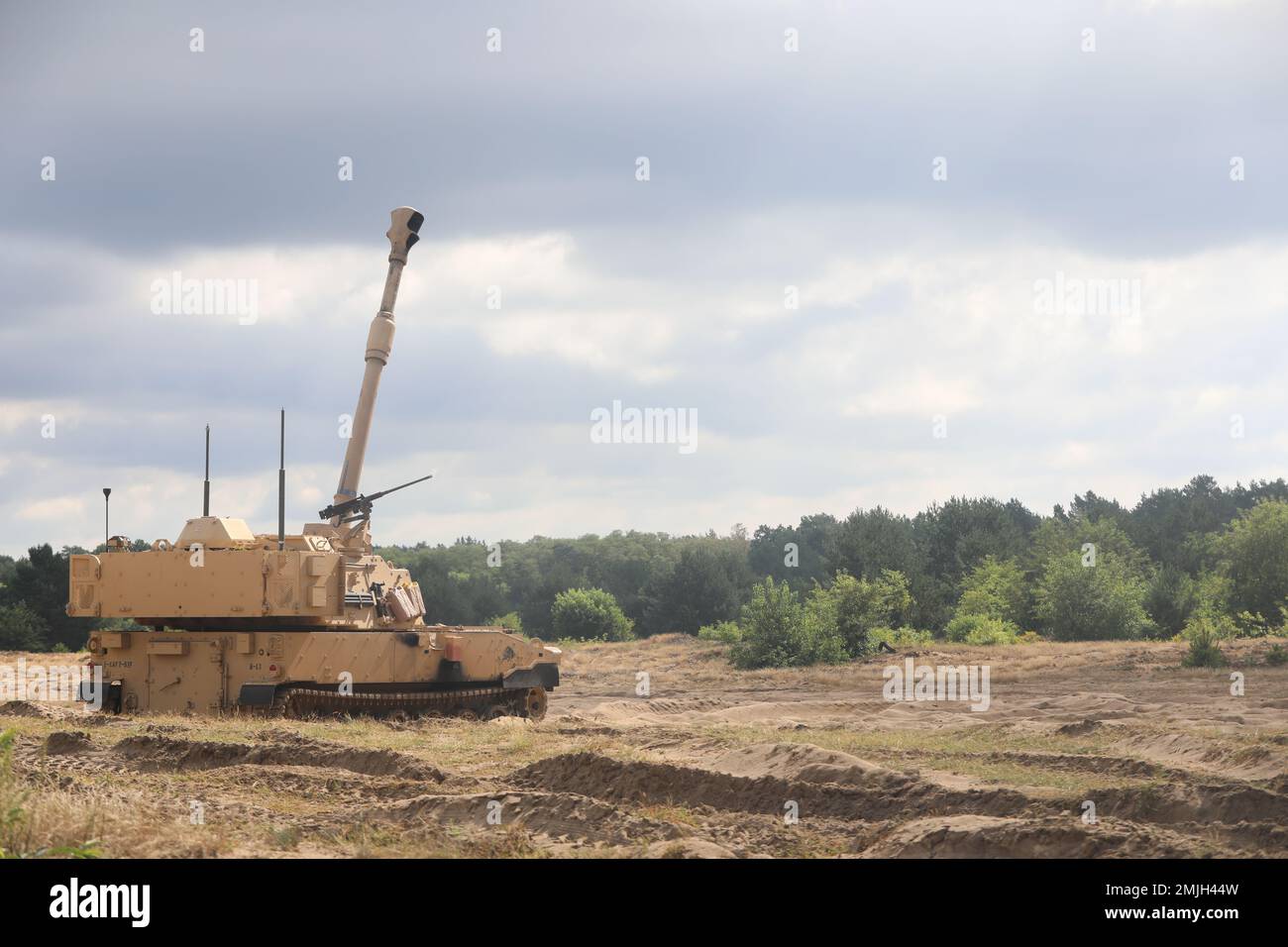 U.S. Army soldiers assigned to 2-82 Field Artillery Regiment, 3rd ...