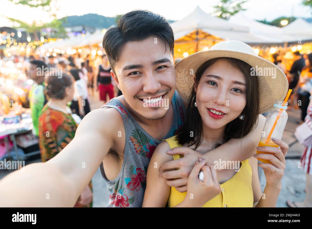 Mobile shopping during summer hi-res stock photography and images - Alamy