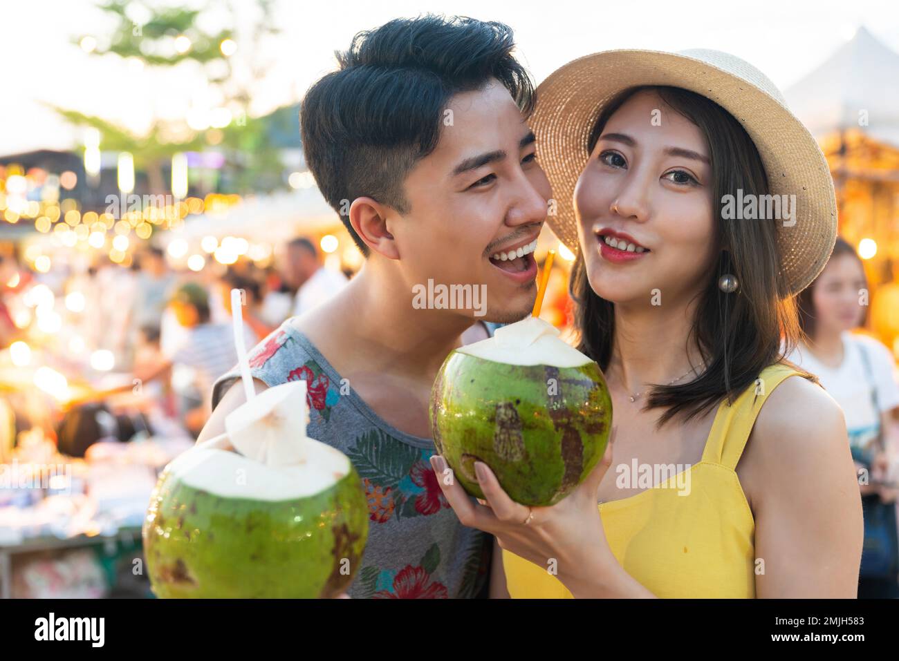 Happy young couples to go shopping Stock Photo - Alamy
