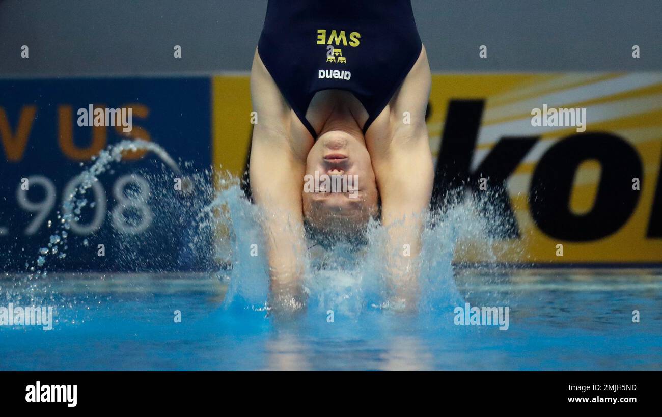 Sweden's Emma Gullstrand performs her routine in the women's 3m ...