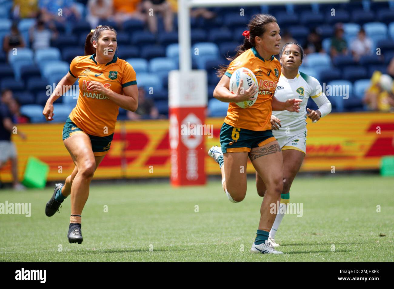 Sydney, Australia. 27th Jan 2023. Madison Ashby of Australia runs with ...