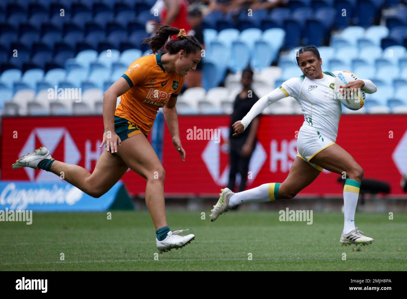 Sydney, Australia. 27th Jan 2023. Thalia Da Silva Costa of Brazil runs ...