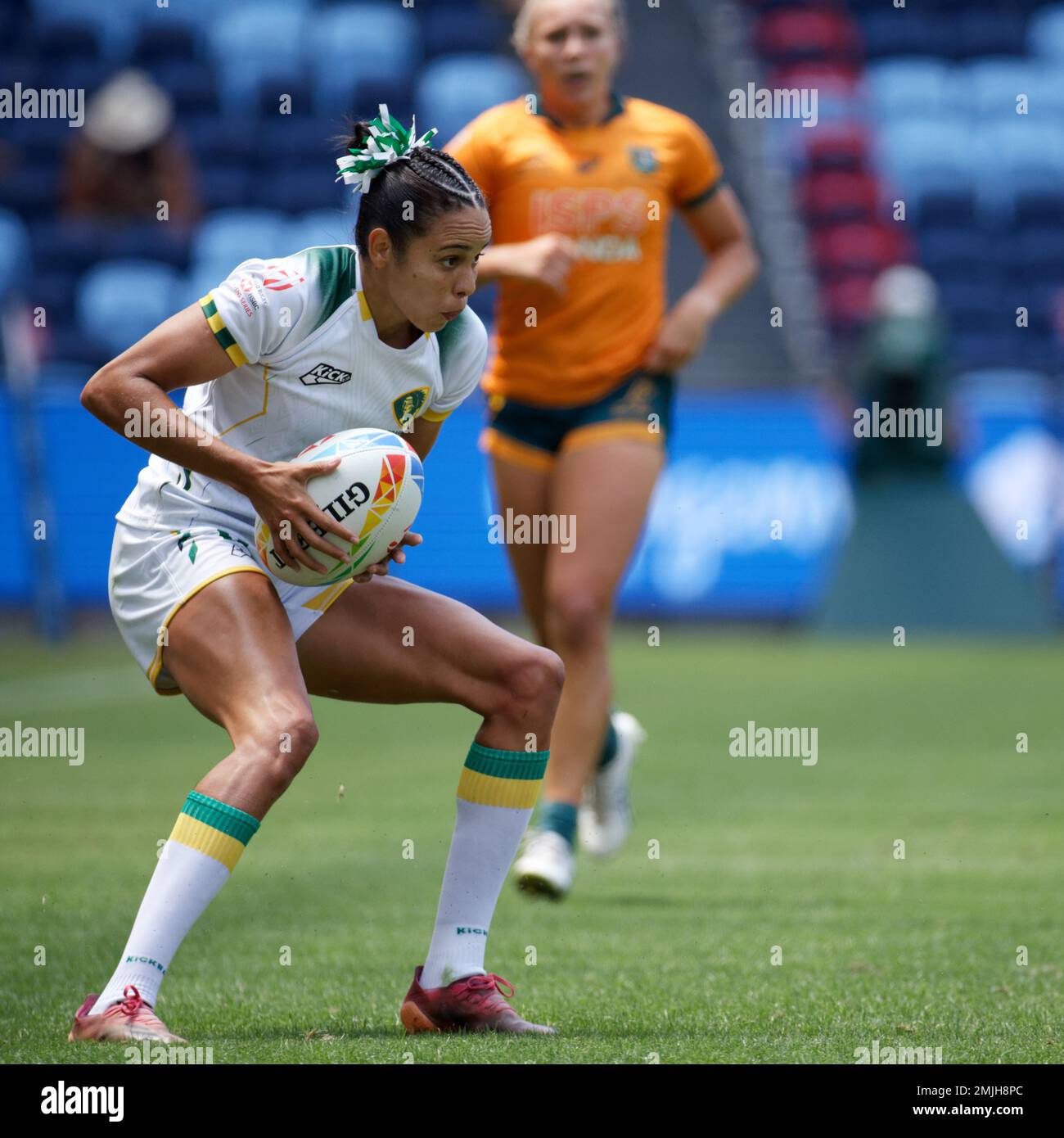 Sydney, Australia. 27th Jan 2023. Gabriela Lima of Brazil changes ...