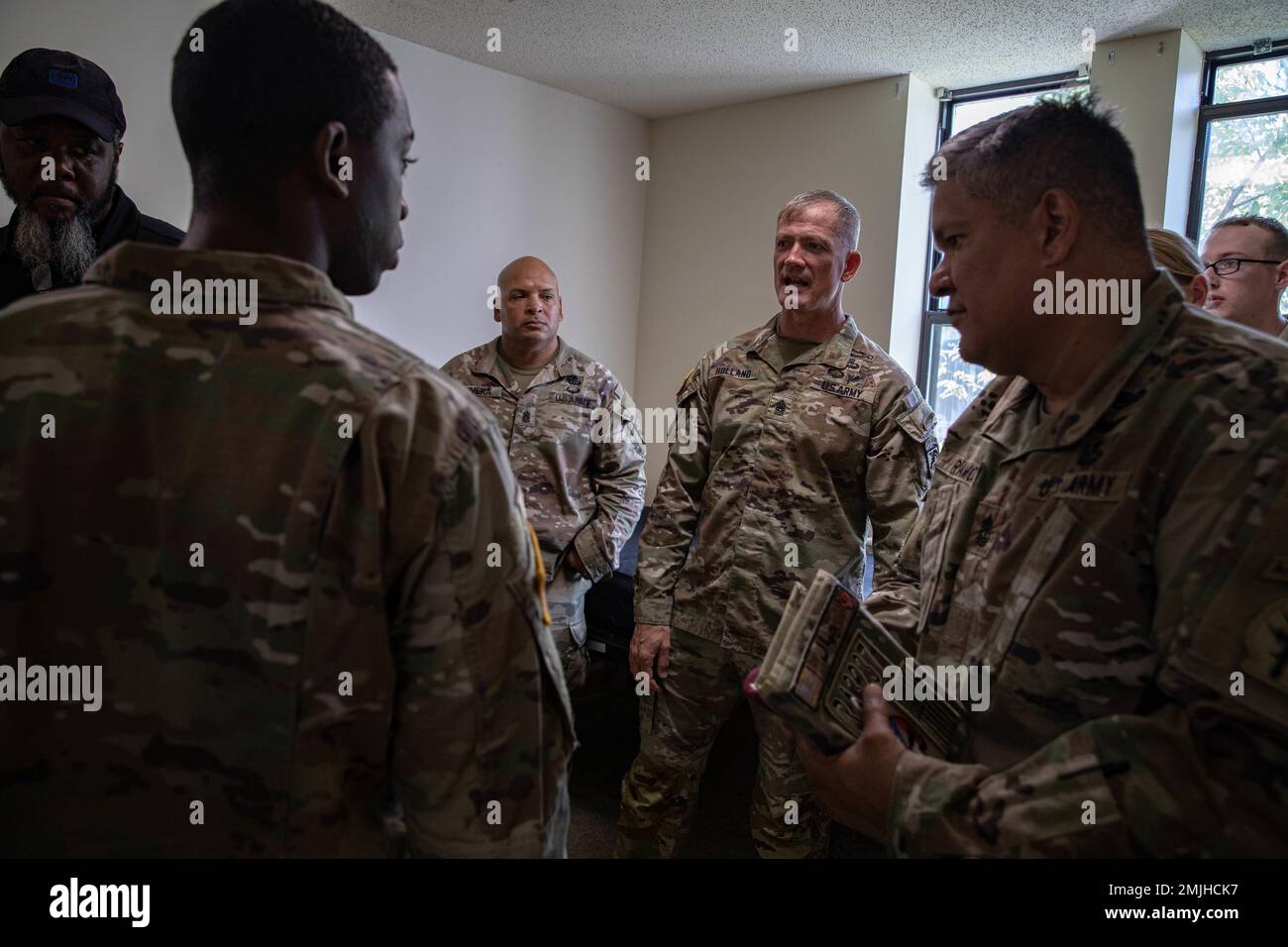 525th military intelligence brigade hi-res stock photography and images ...