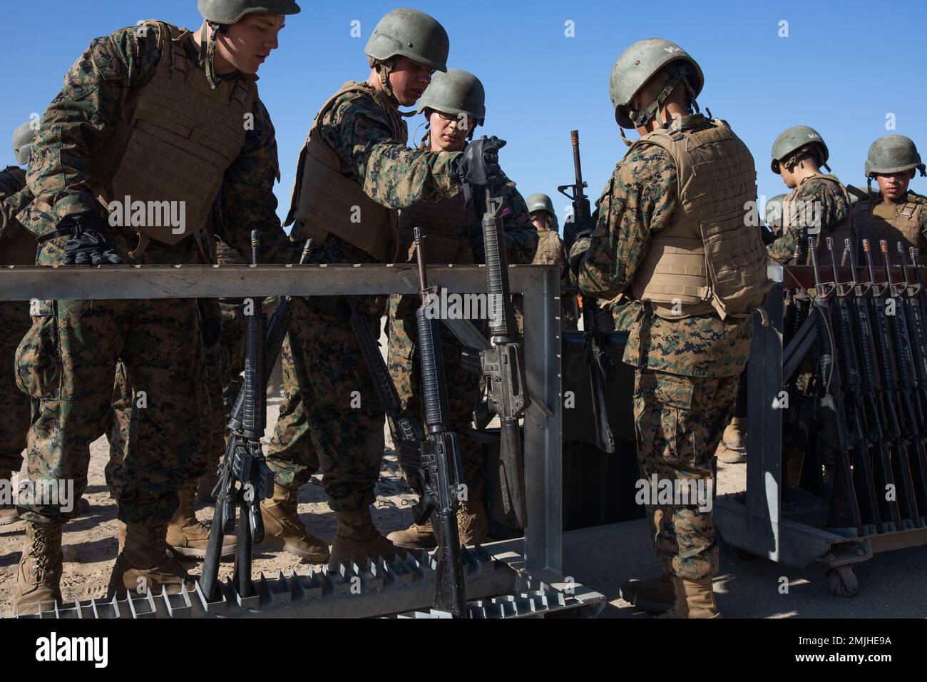 U.S. Marine Corps recruits with Bravo Company, 1st Recruit Training ...