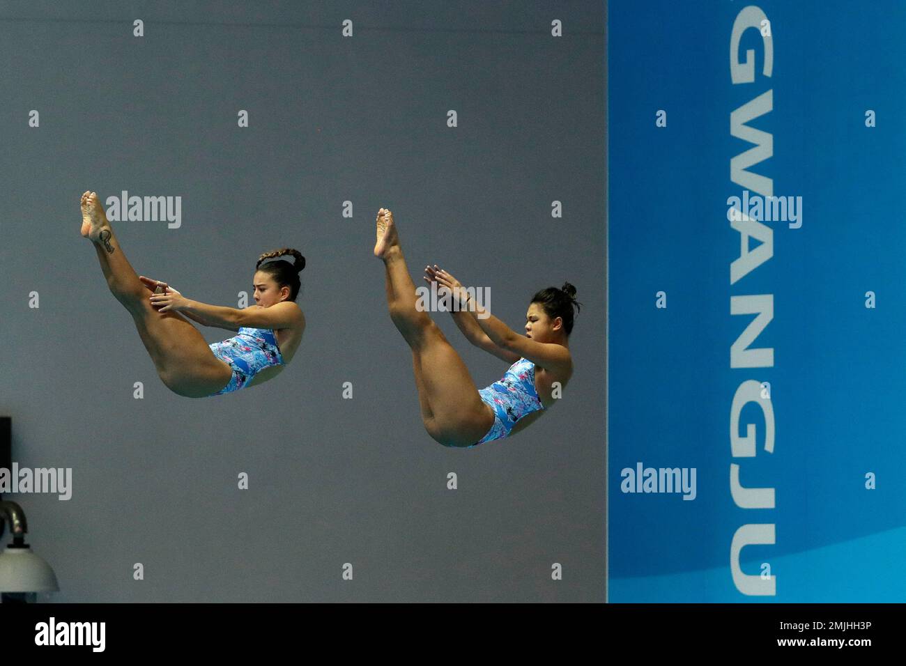 Elizabeth Cui and Yu Qian Goh of New Zealand compete in the preliminary ...