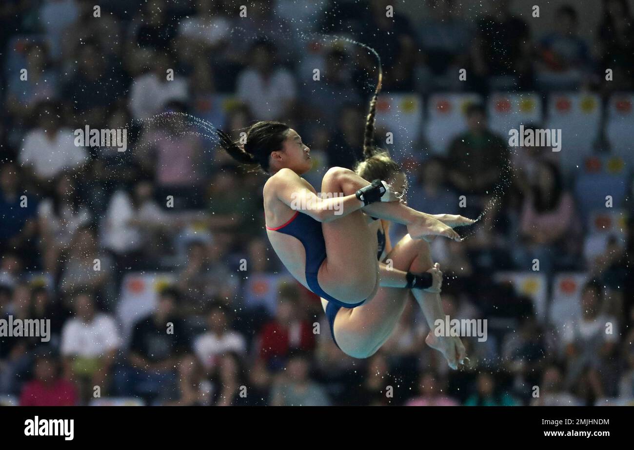 Lois Toulson and Eden Cheng of Great Britain compete during the women's ...