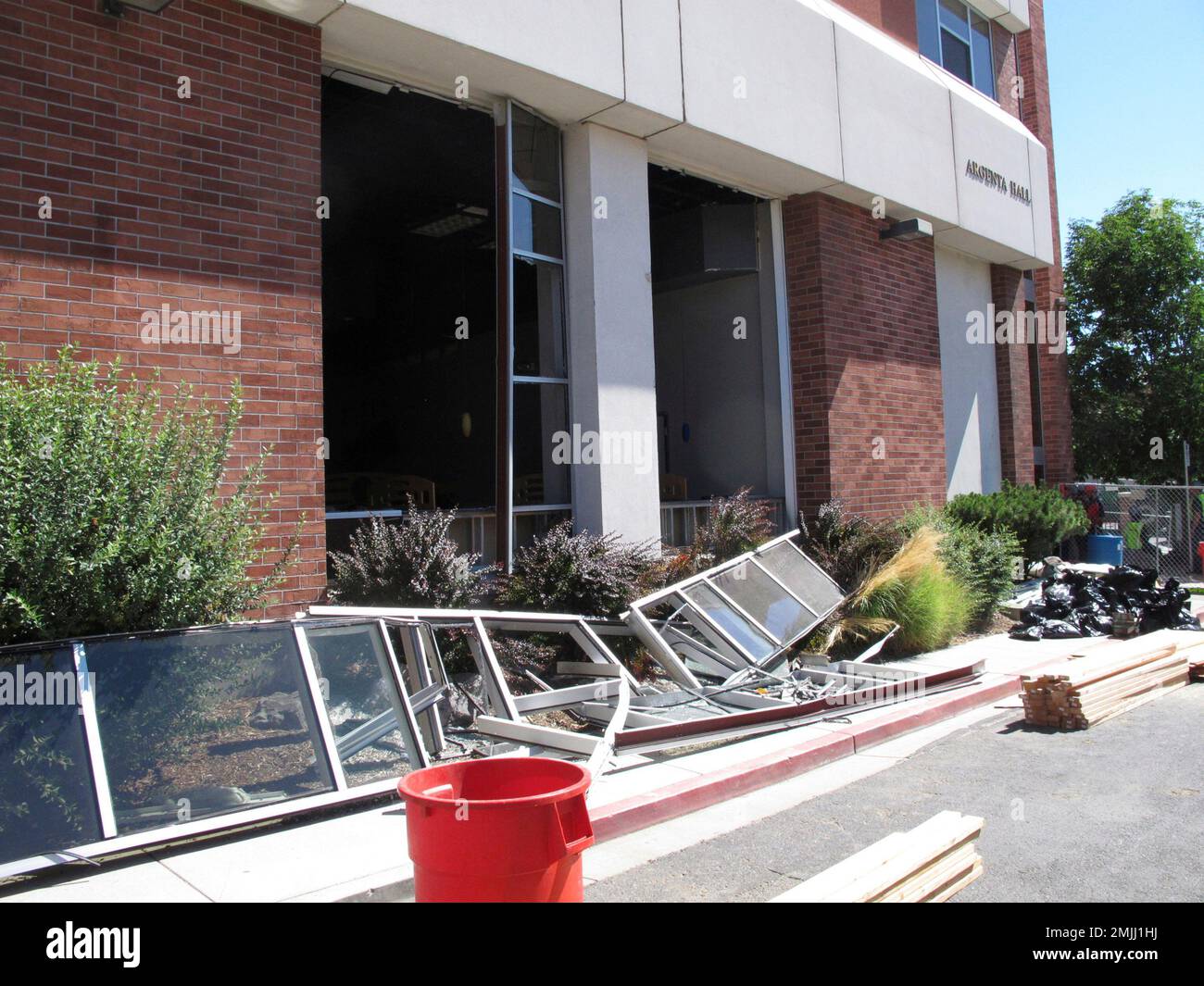 Structural engineers with experience responding to earthquakes and ...