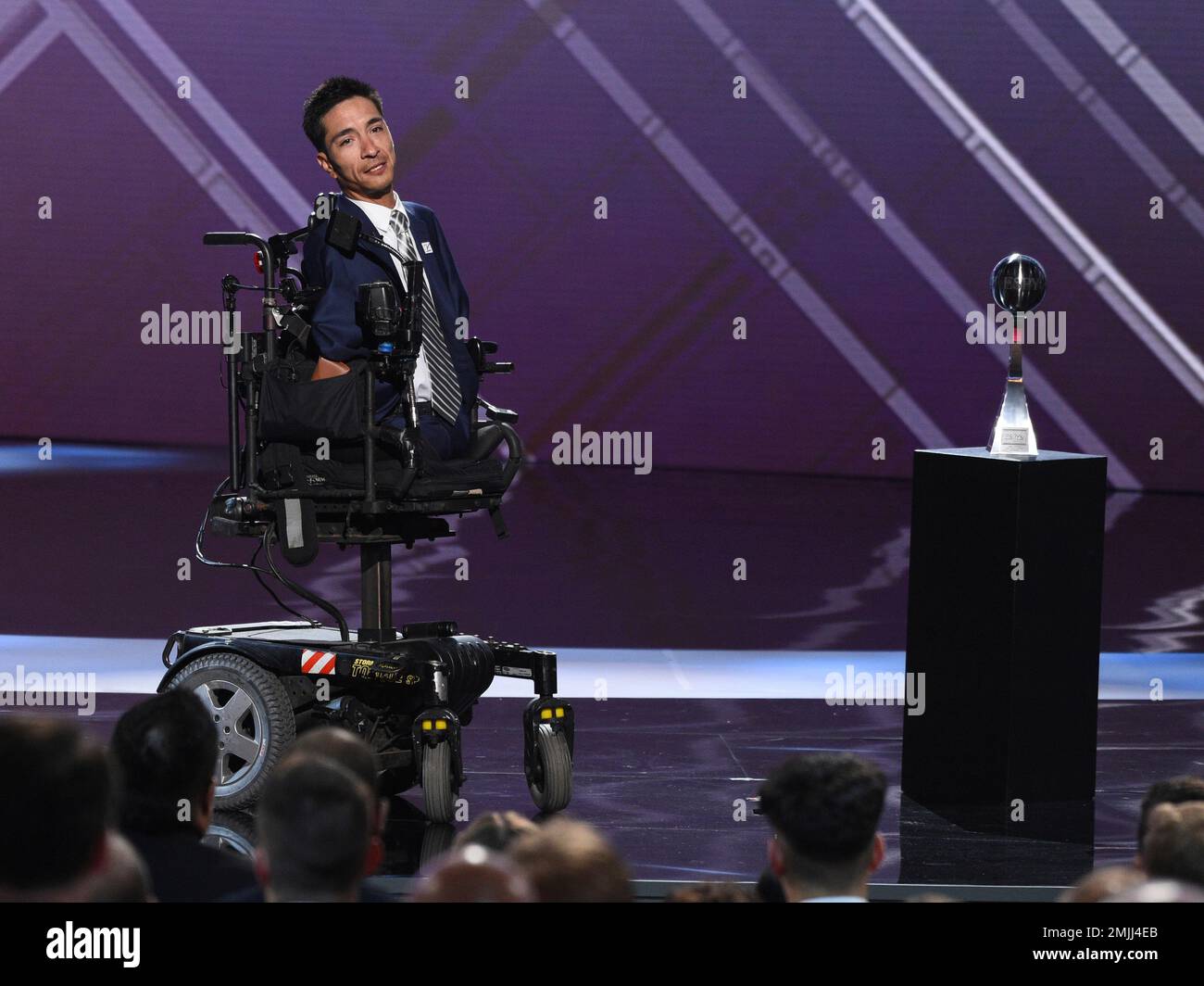 Rob Mendez, head coach of the junior varsity football team at Prospect ...