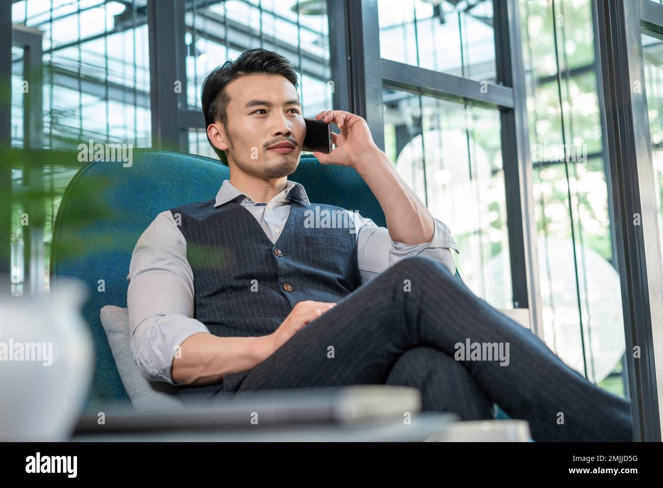 Mobile phones elegant business hi-res stock photography and images - Alamy