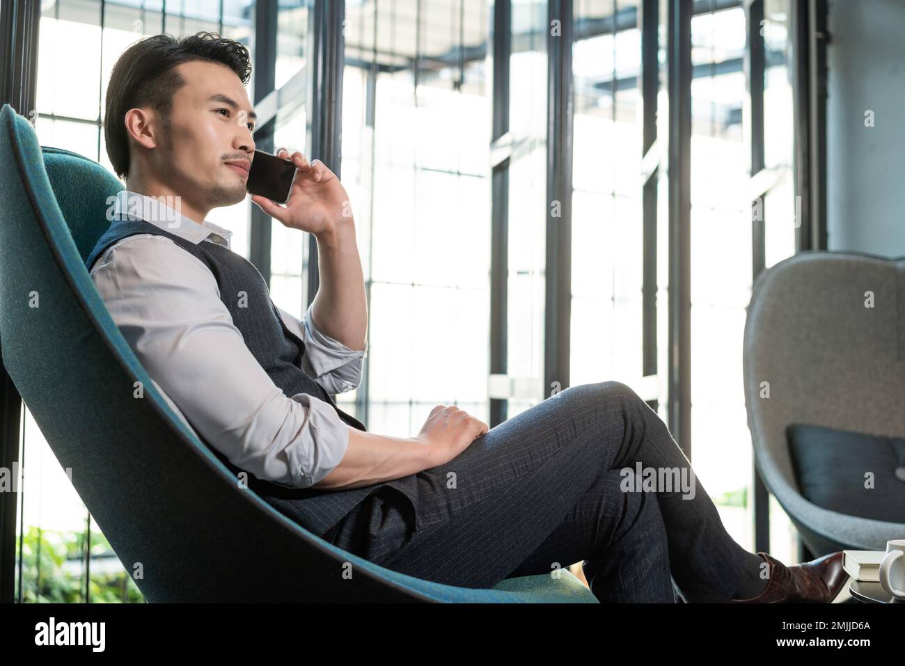 Business man make a phone call Stock Photo - Alamy