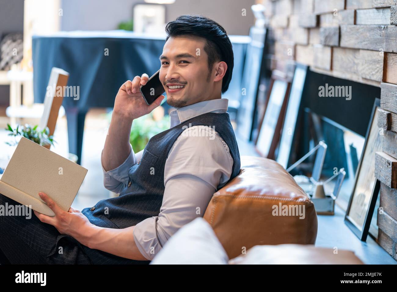 Business man make a phone call Stock Photo - Alamy