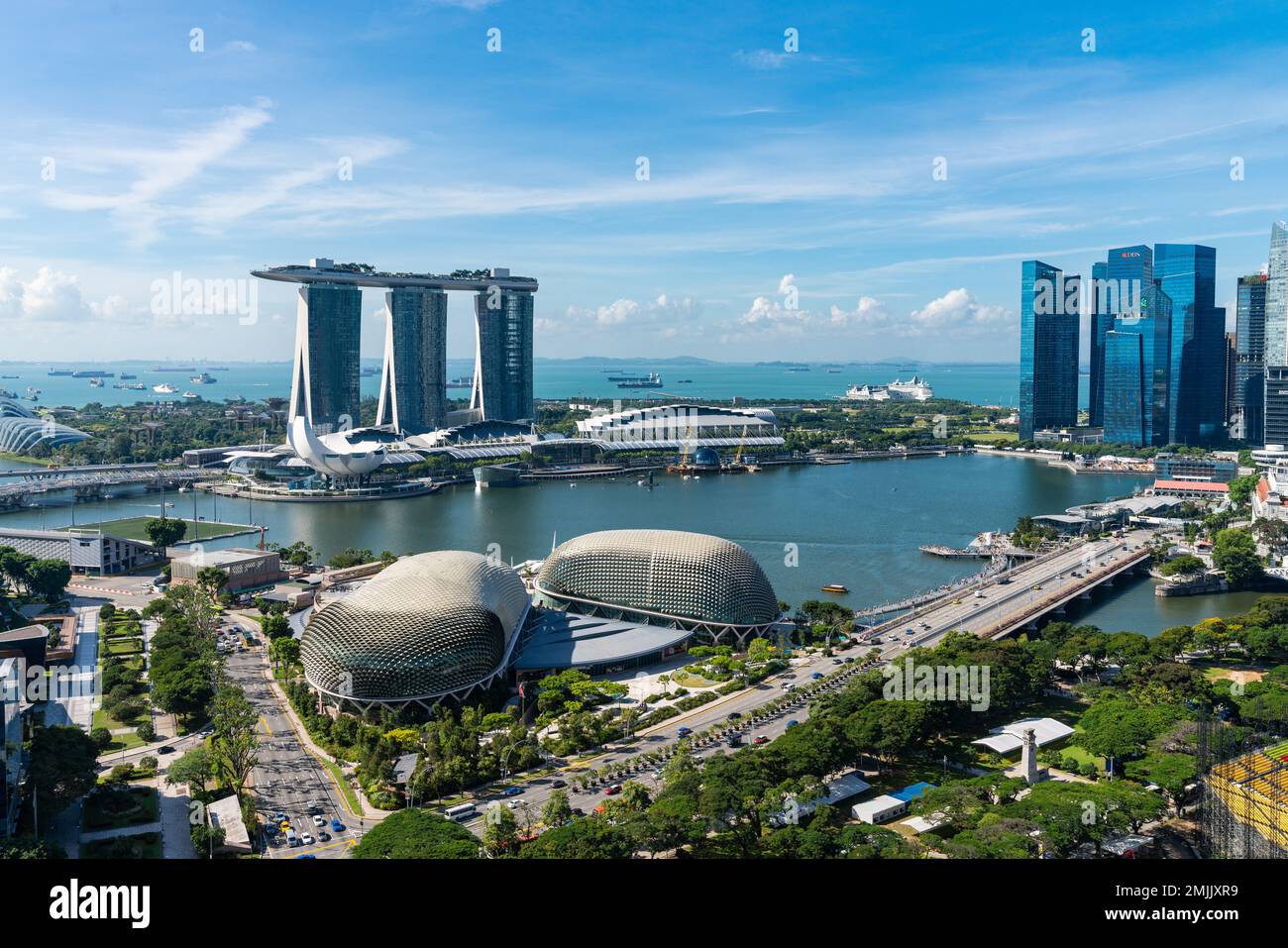 Singapore's marina bay landscape Stock Photo - Alamy