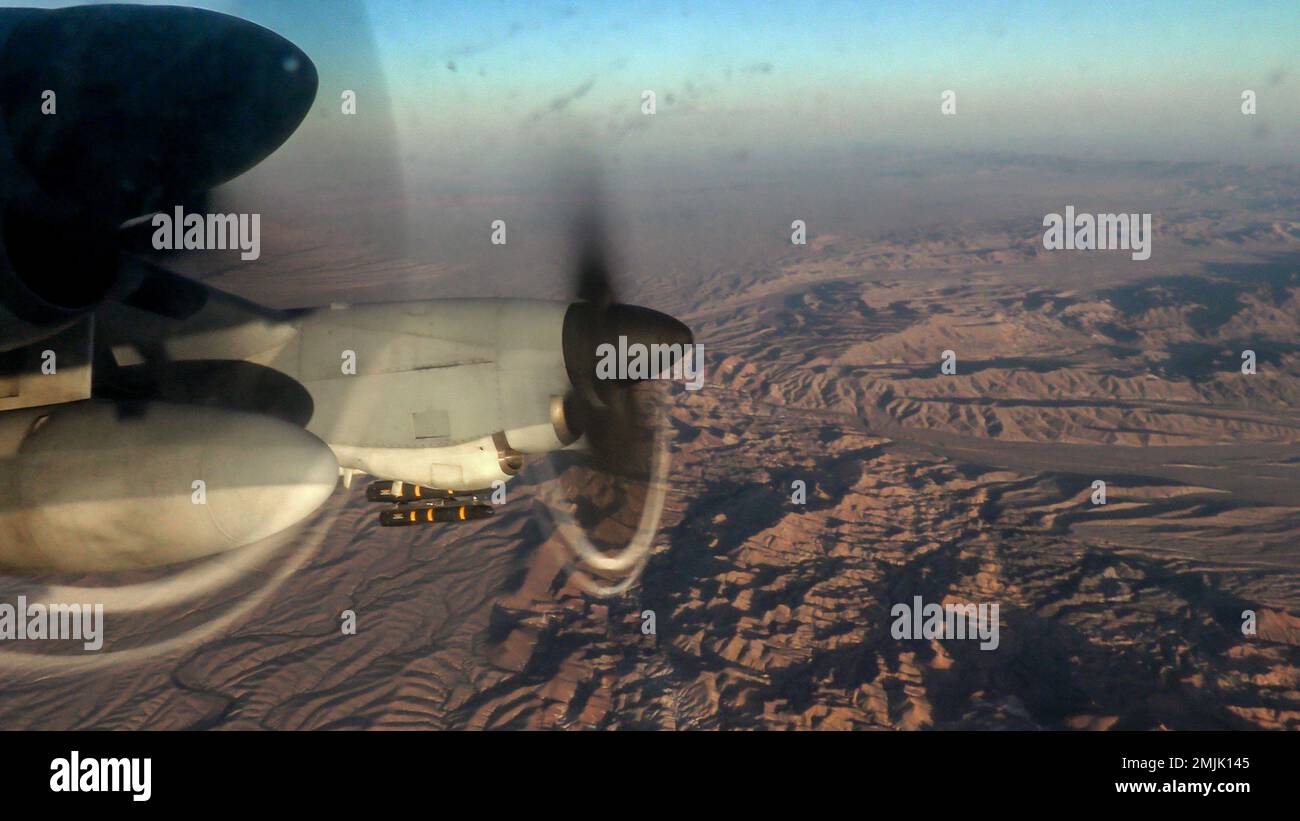 U.S. Marines with Marine Aerial Refueler Transport Squadron (VMGR) 252 ...