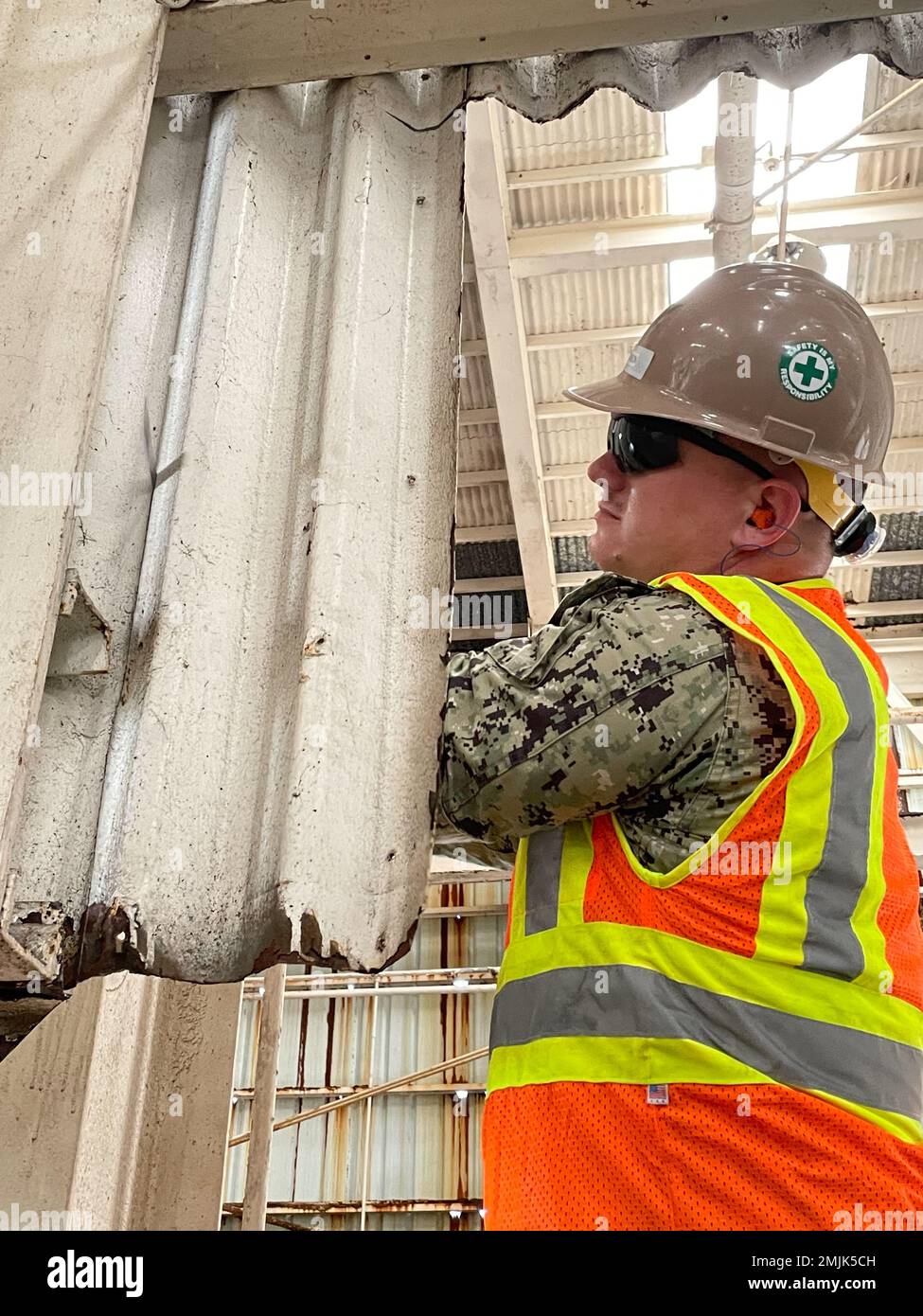 SANTA RITA, Guam (Aug. 30, 2022) Steelworker 1st Class Andrew Davison ...